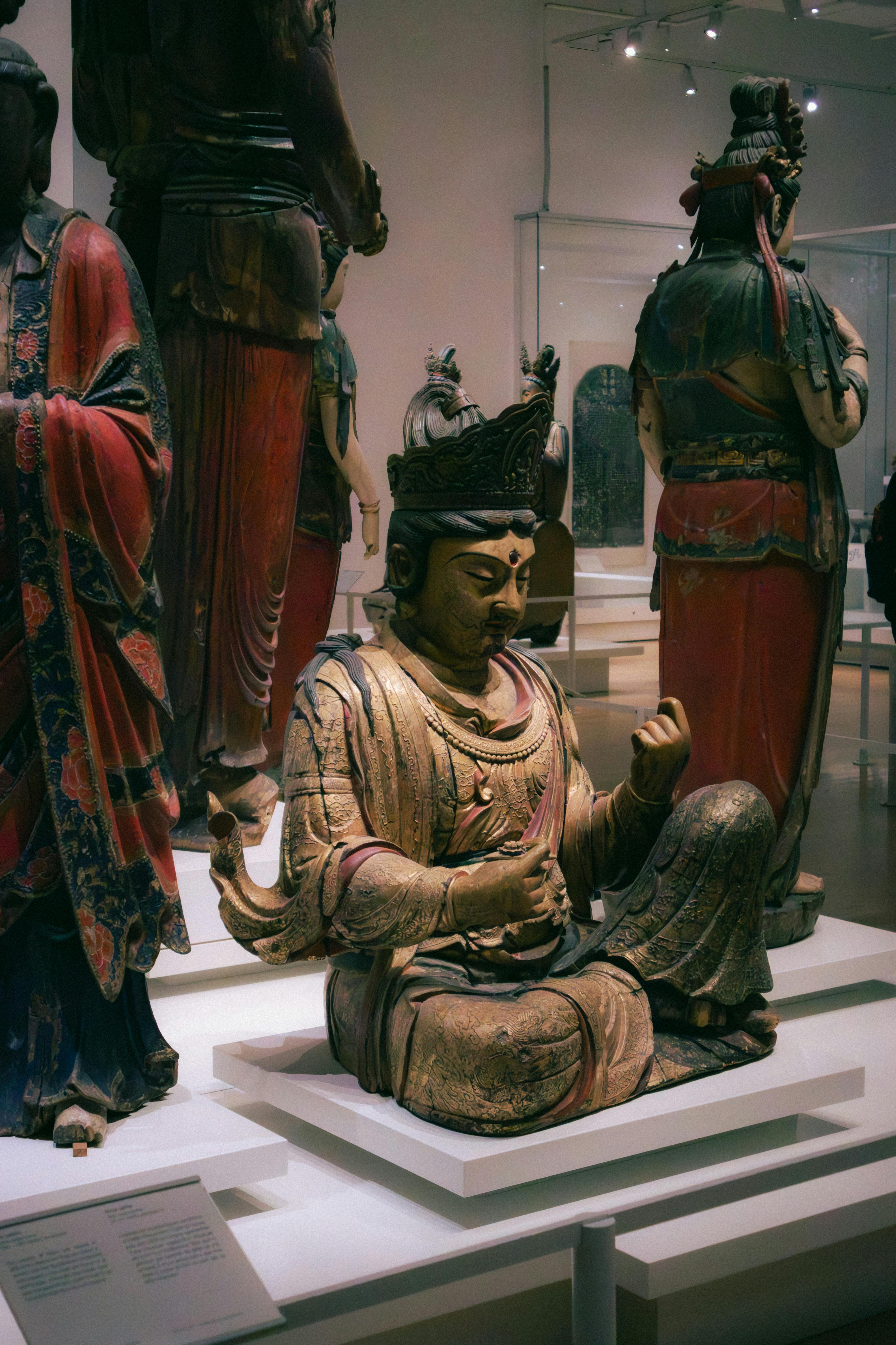 Historic Buddha Sculpture in Toronto Museum Exhibit · Free Stock Photo