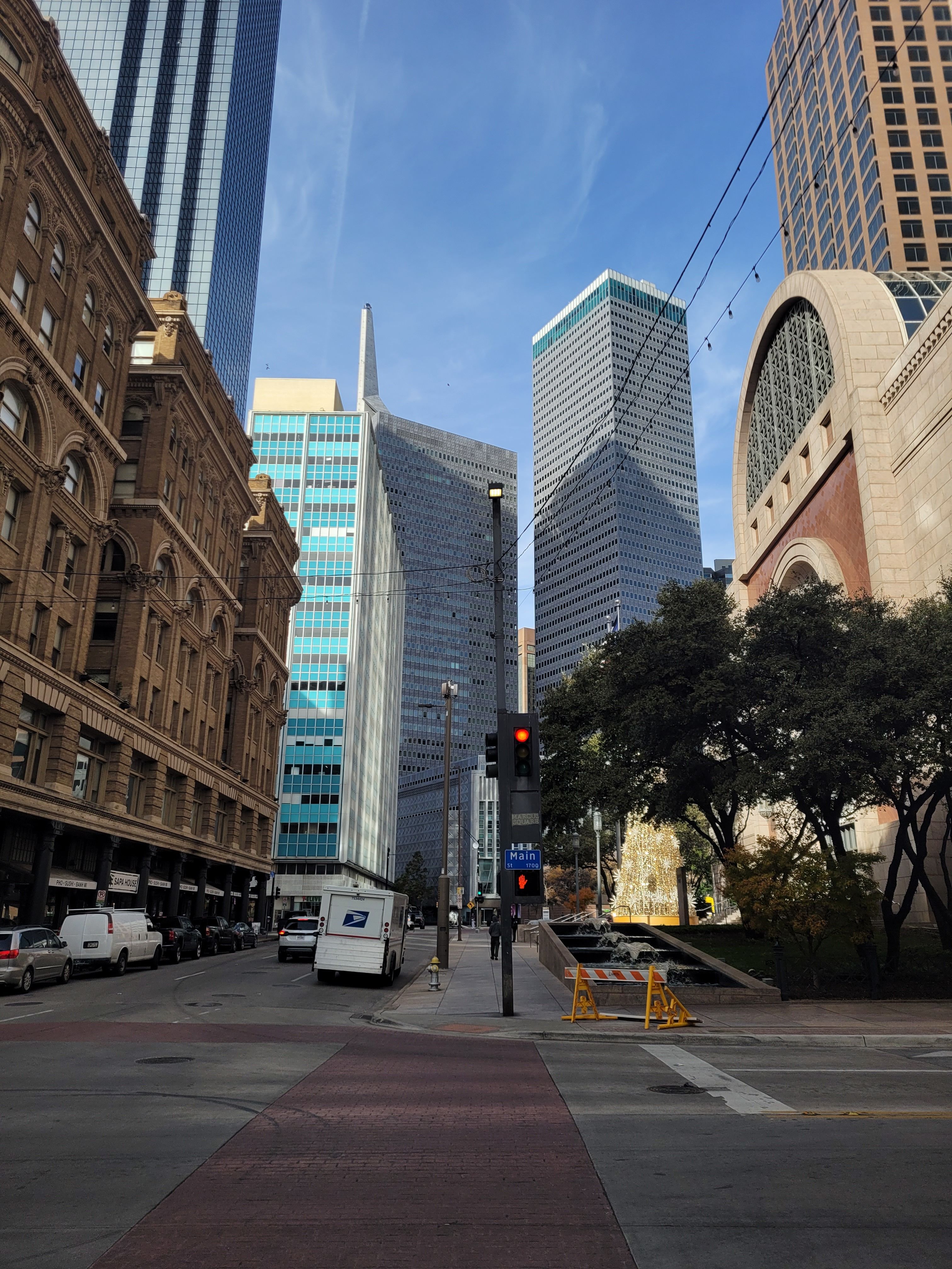 Vibrant Downtown Dallas Cityscape on a Sunny Day · Free Stock Photo