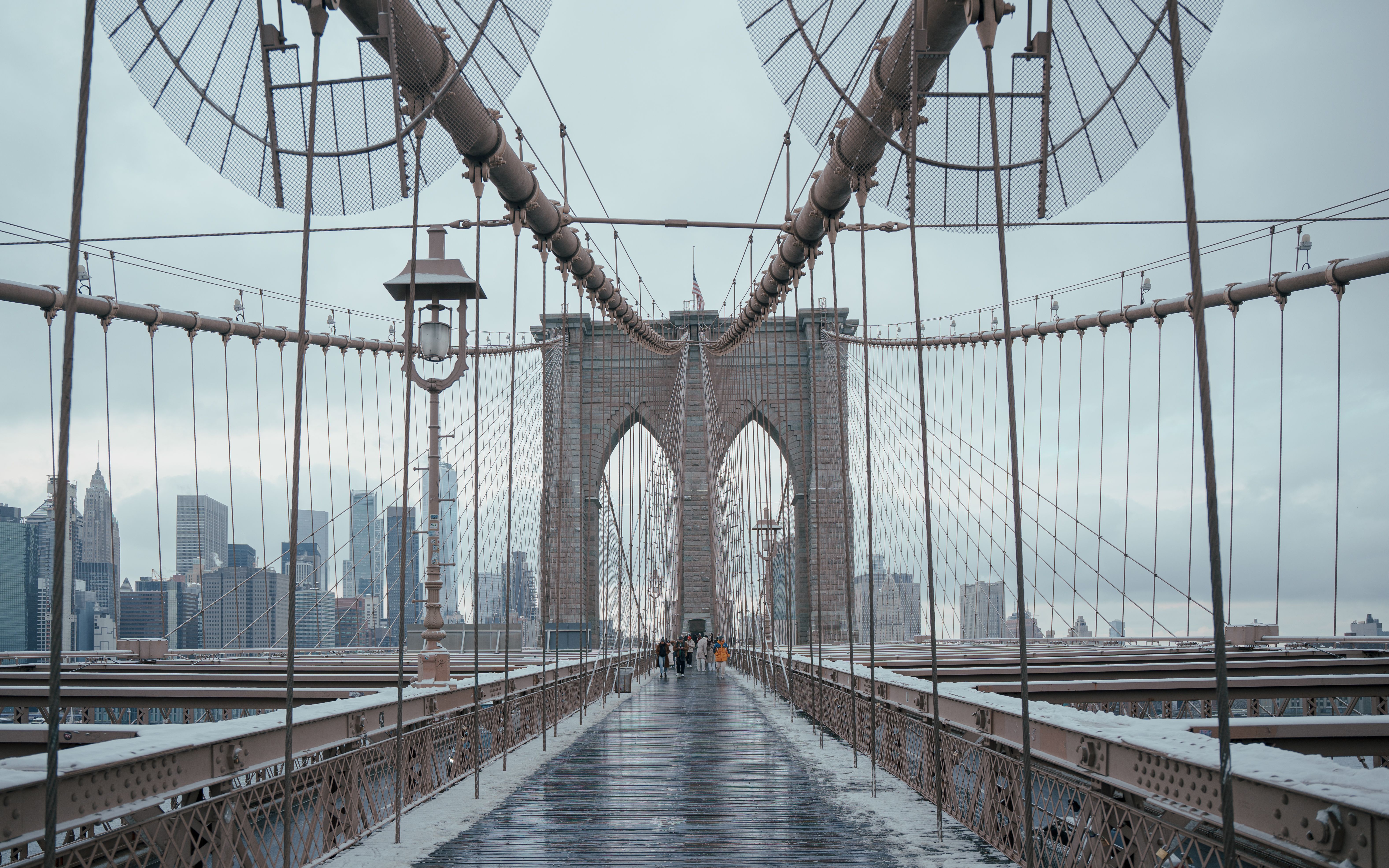White Concrete Walk Bridge · Free Stock Photo