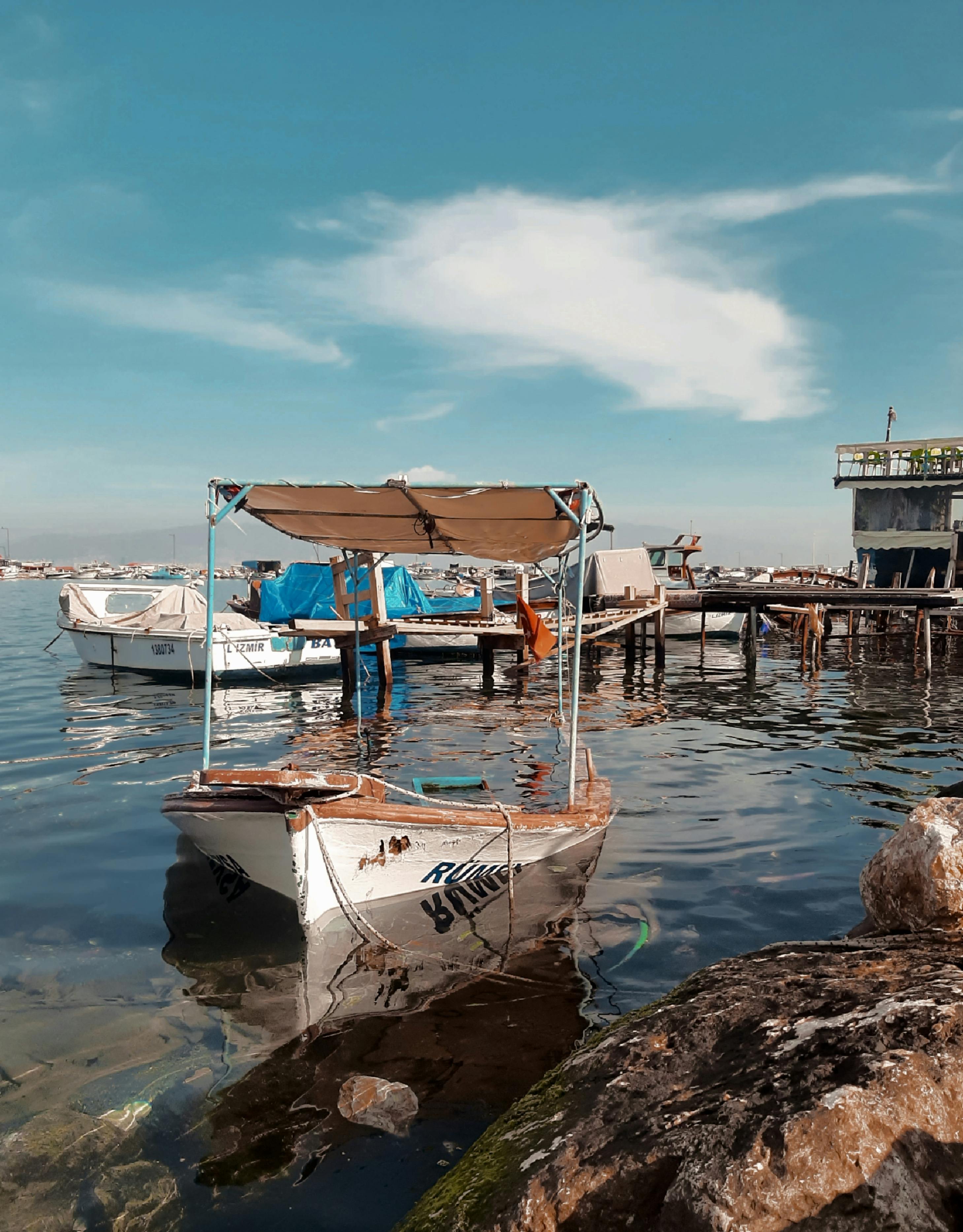 Charming Seaside Boats in Izmir Harbor · Free Stock Photo