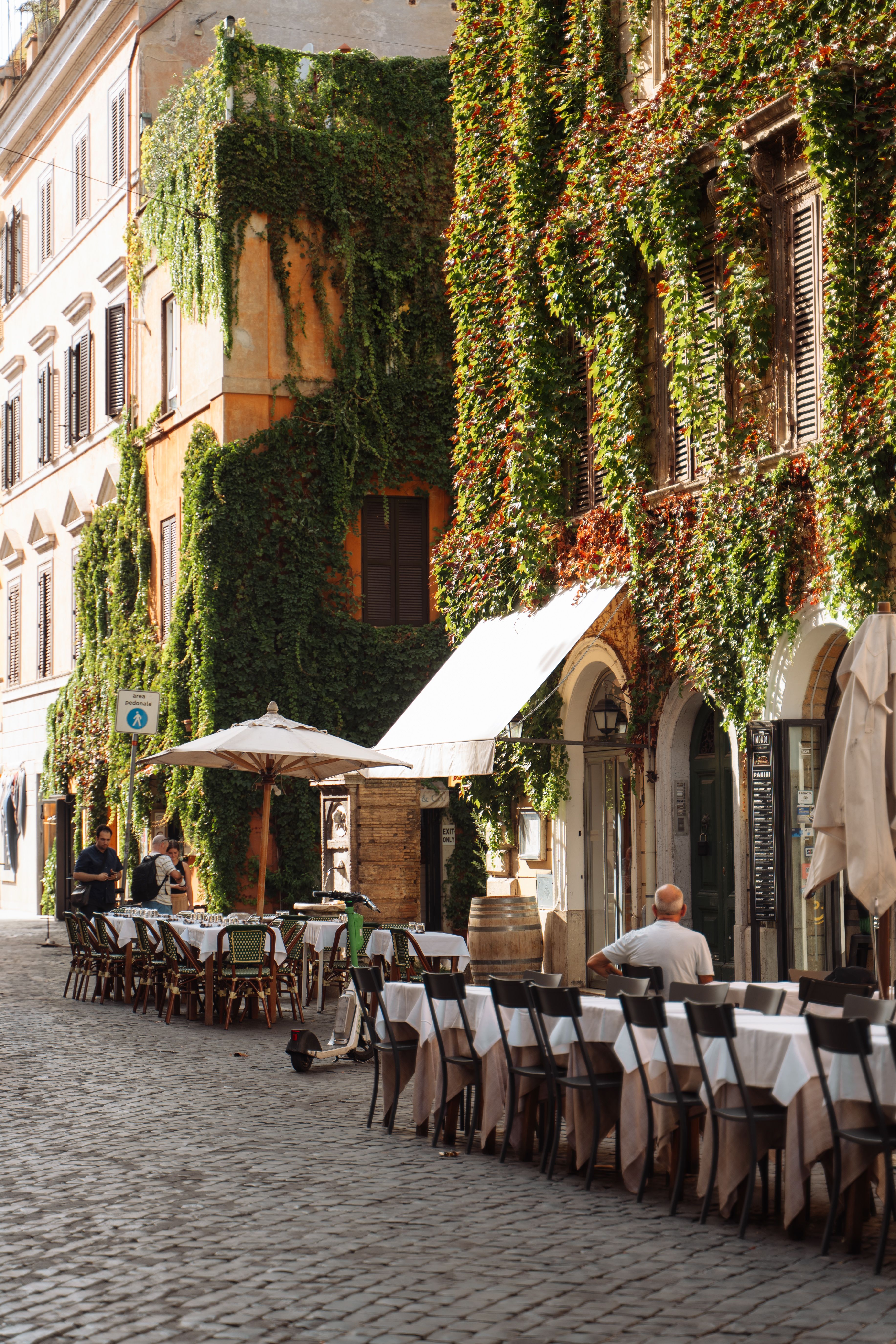 Charming Outdoor Cafe in Rome's Historic District · Free Stock Photo