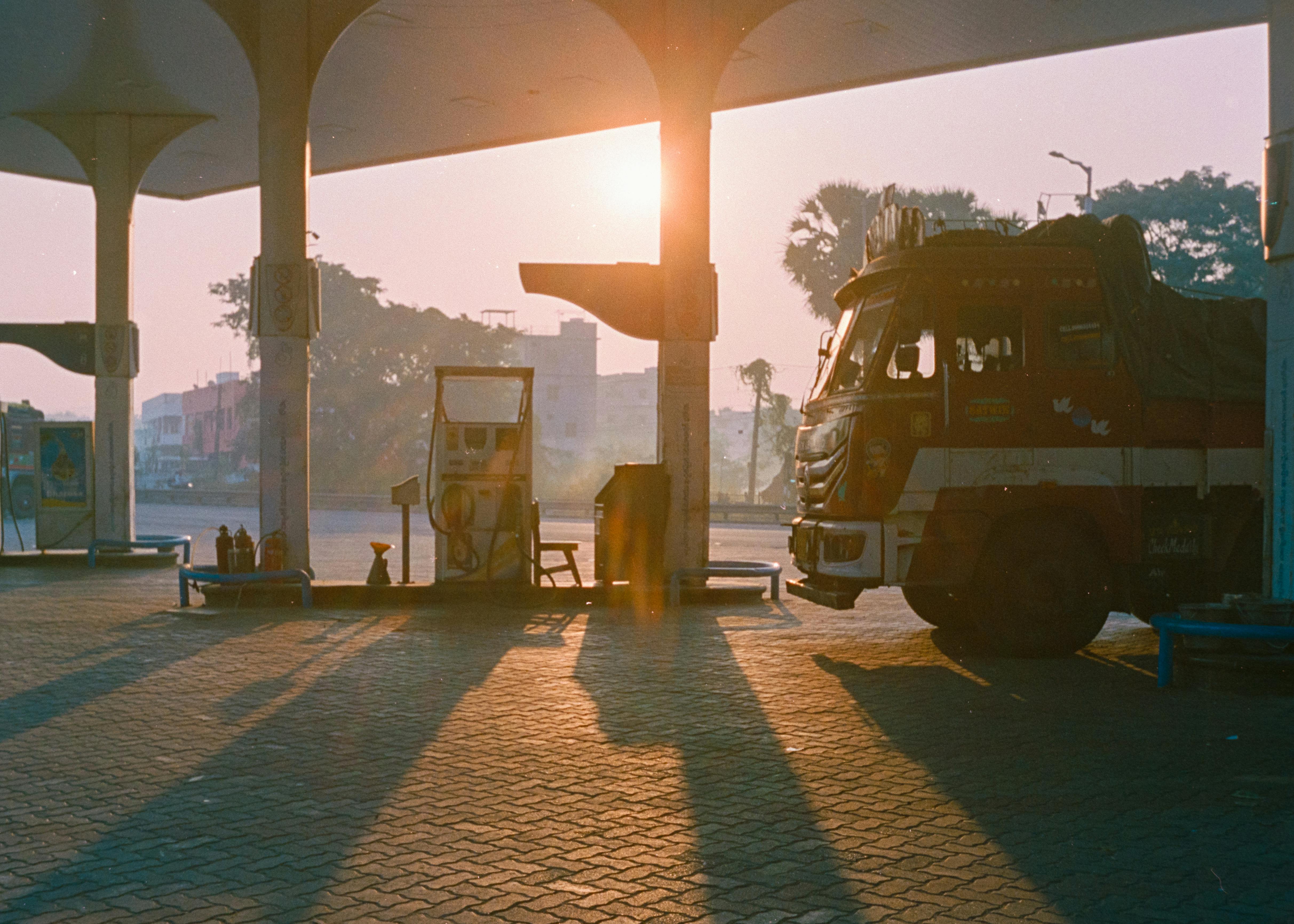 Vintage Gas Station at Sunset in Tuni, India · Free Stock Photo