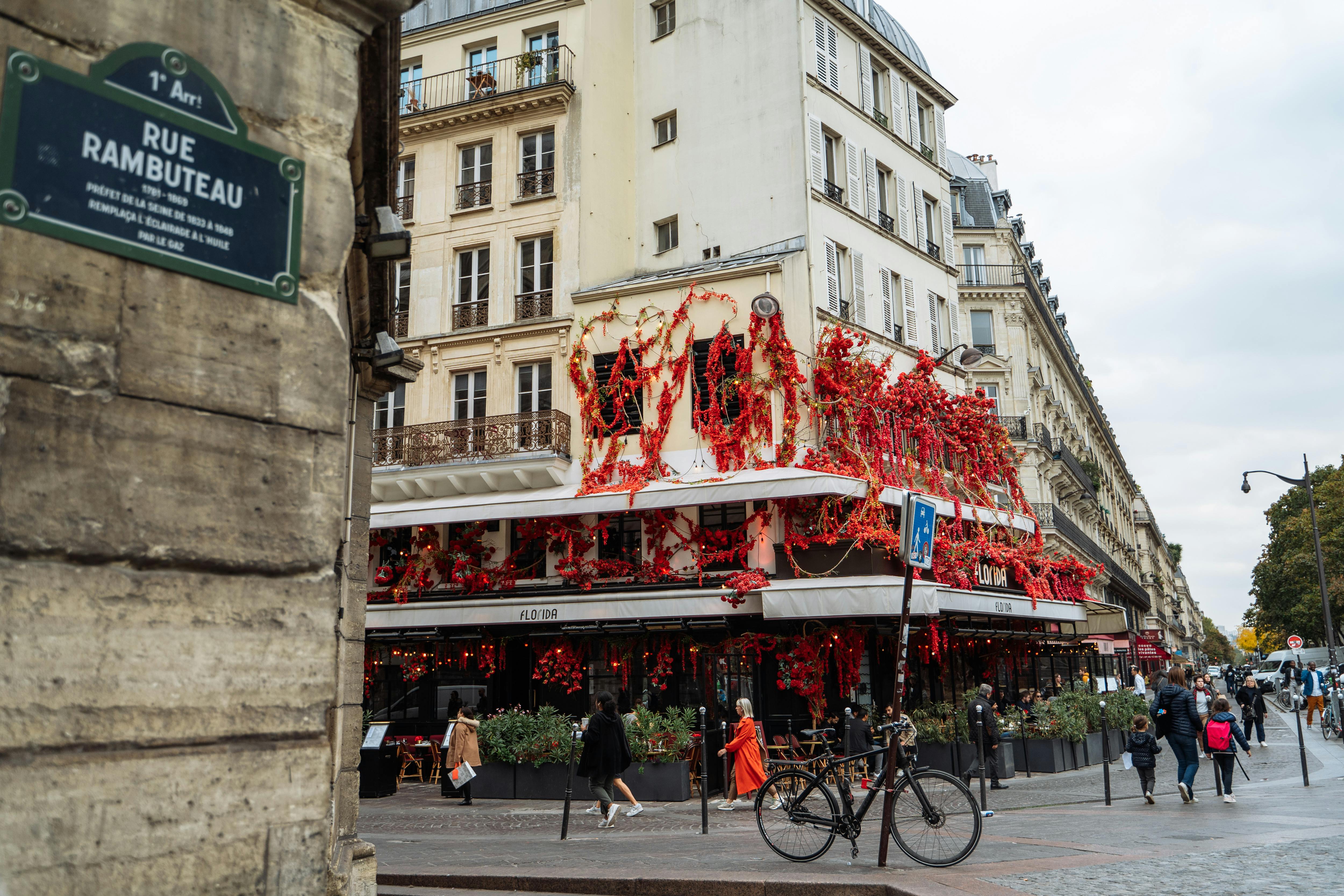 Charming Parisian Cafe in Rue Rambuteau · Free Stock Photo