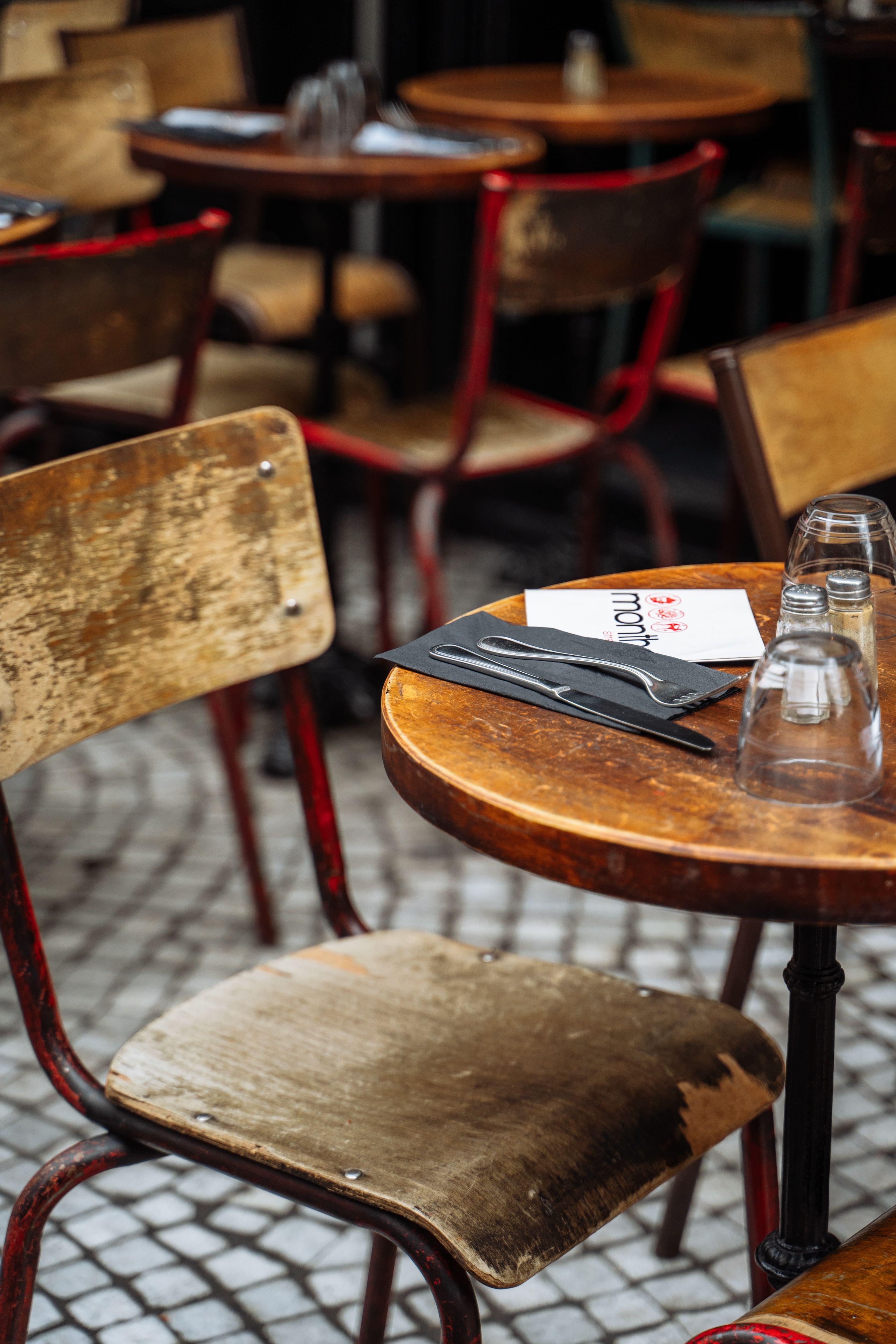 Charming Parisian Cafe Outdoor Seating in Paris · Free Stock Photo