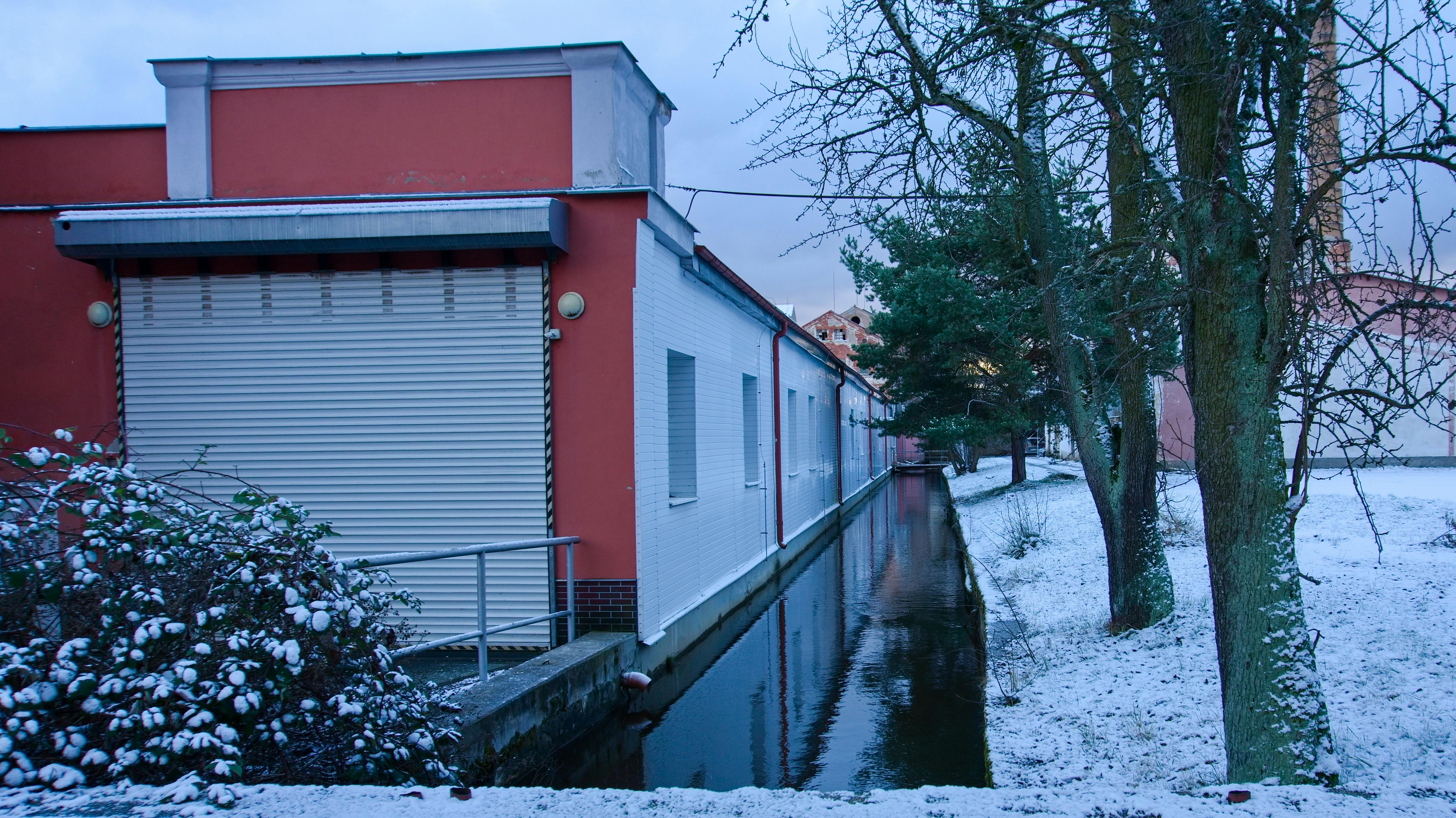 Toppan Building Photos, Download The BEST Free Toppan Building Stock ...