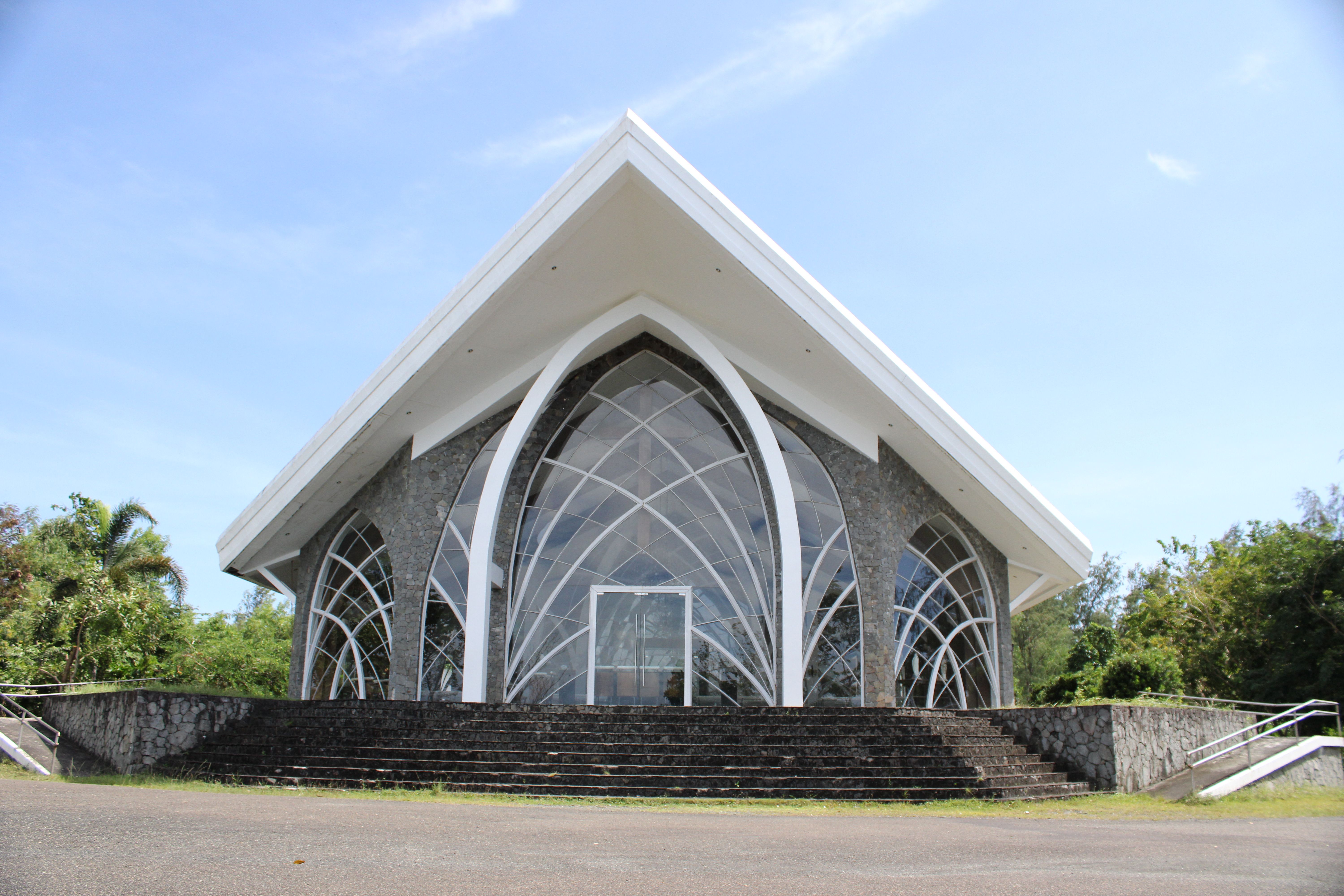 Modern Architectural Church with Unique Design · Free Stock Photo