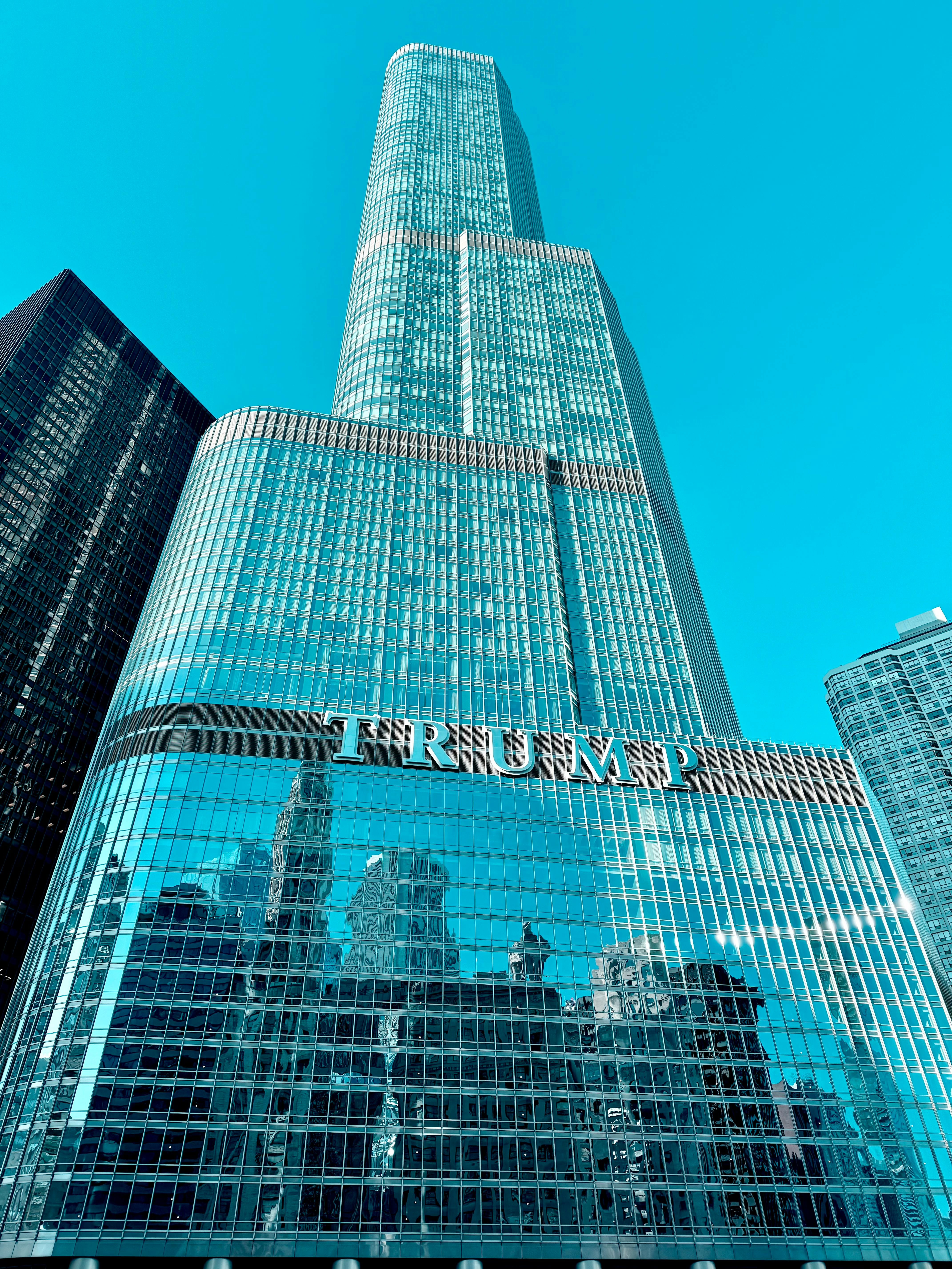 Trump Tower in Chicago Skyscraper View · Free Stock Photo