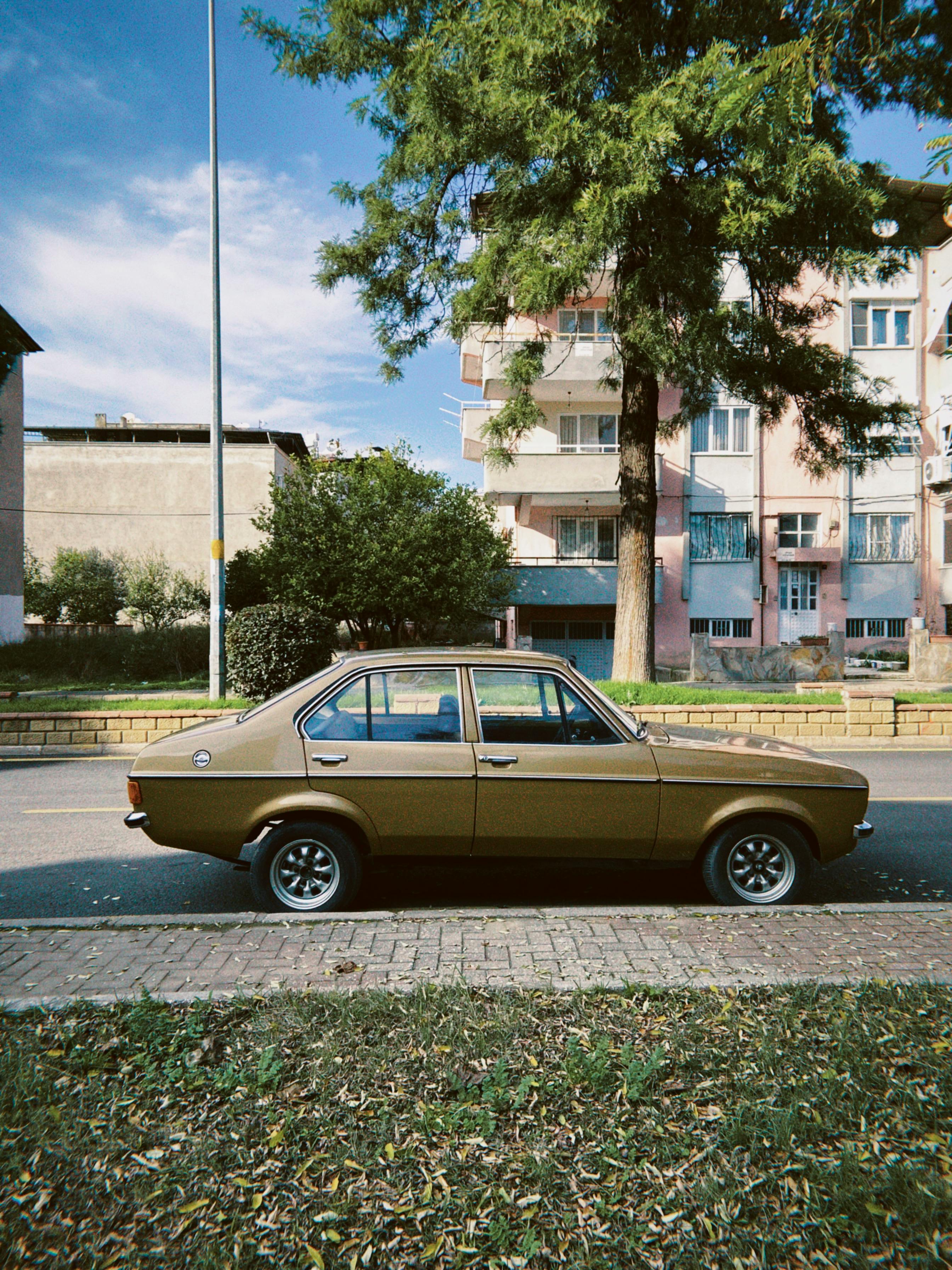 Brown Car Photos, Download The BEST Free Brown Car Stock Photos & HD Images