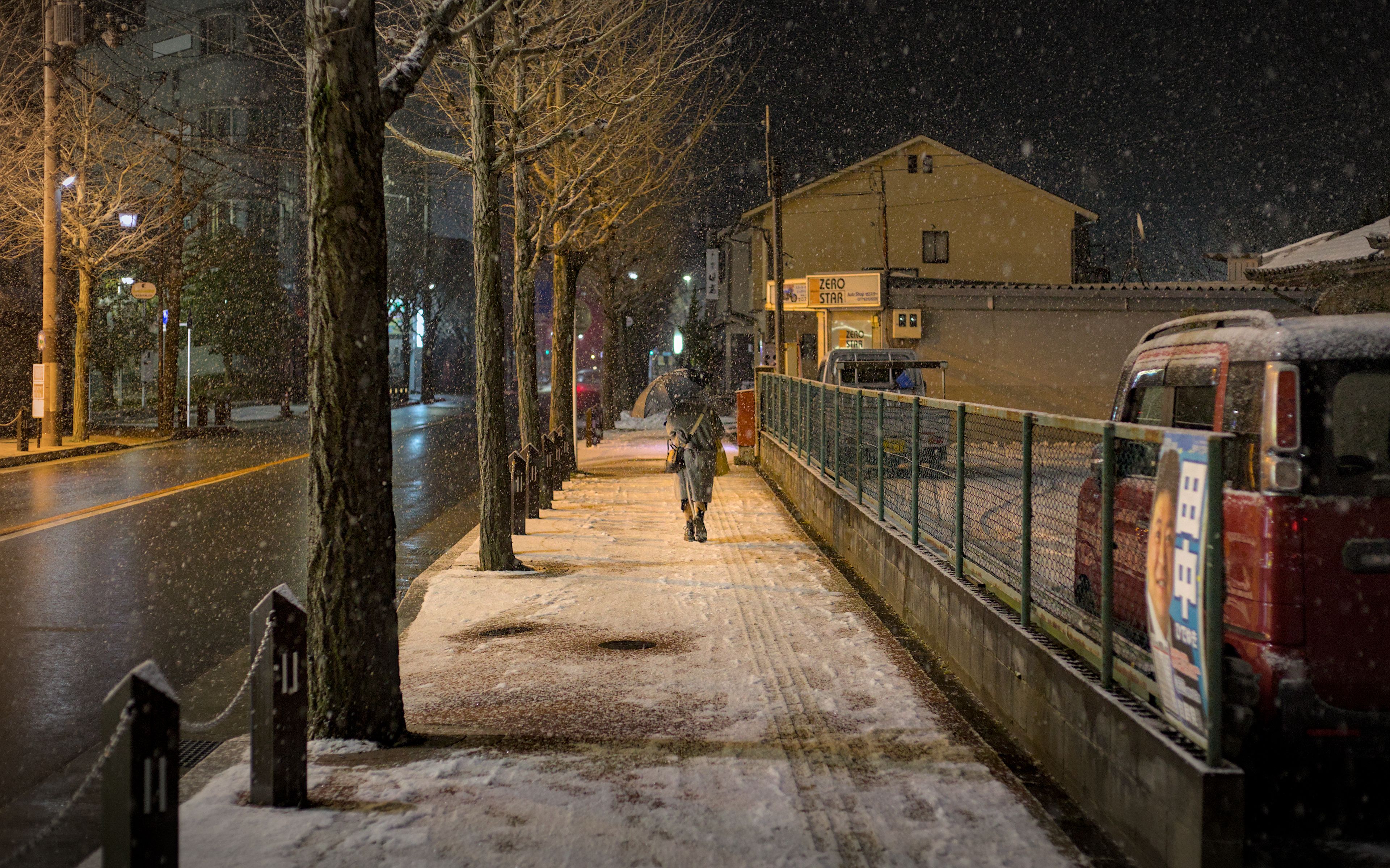 Snowy Night Street in Kameoka, Kyoto, Japan · Free Stock Photo
