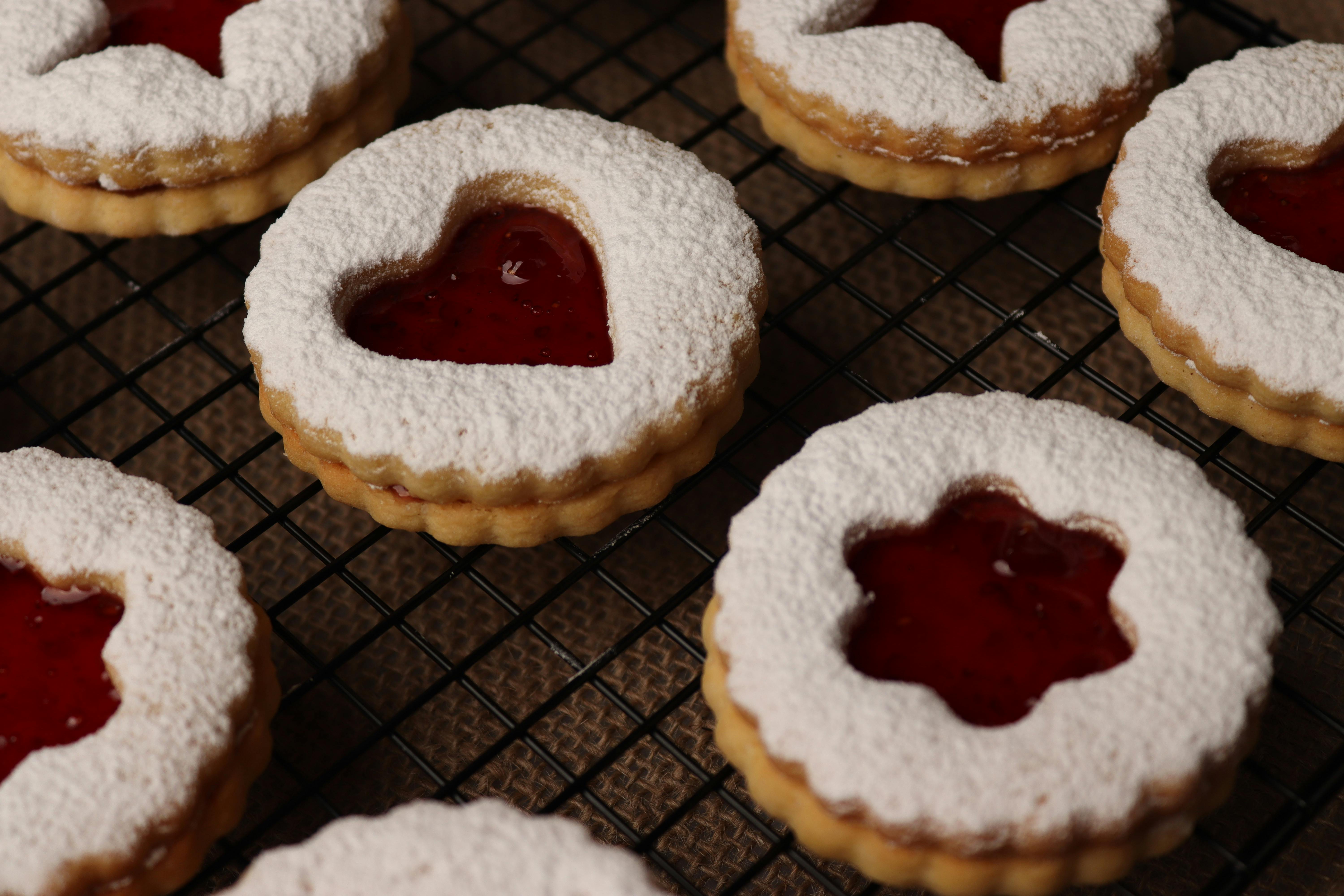 Delicious Heart-Shaped Linzer Cookies on Rack · Free Stock Photo