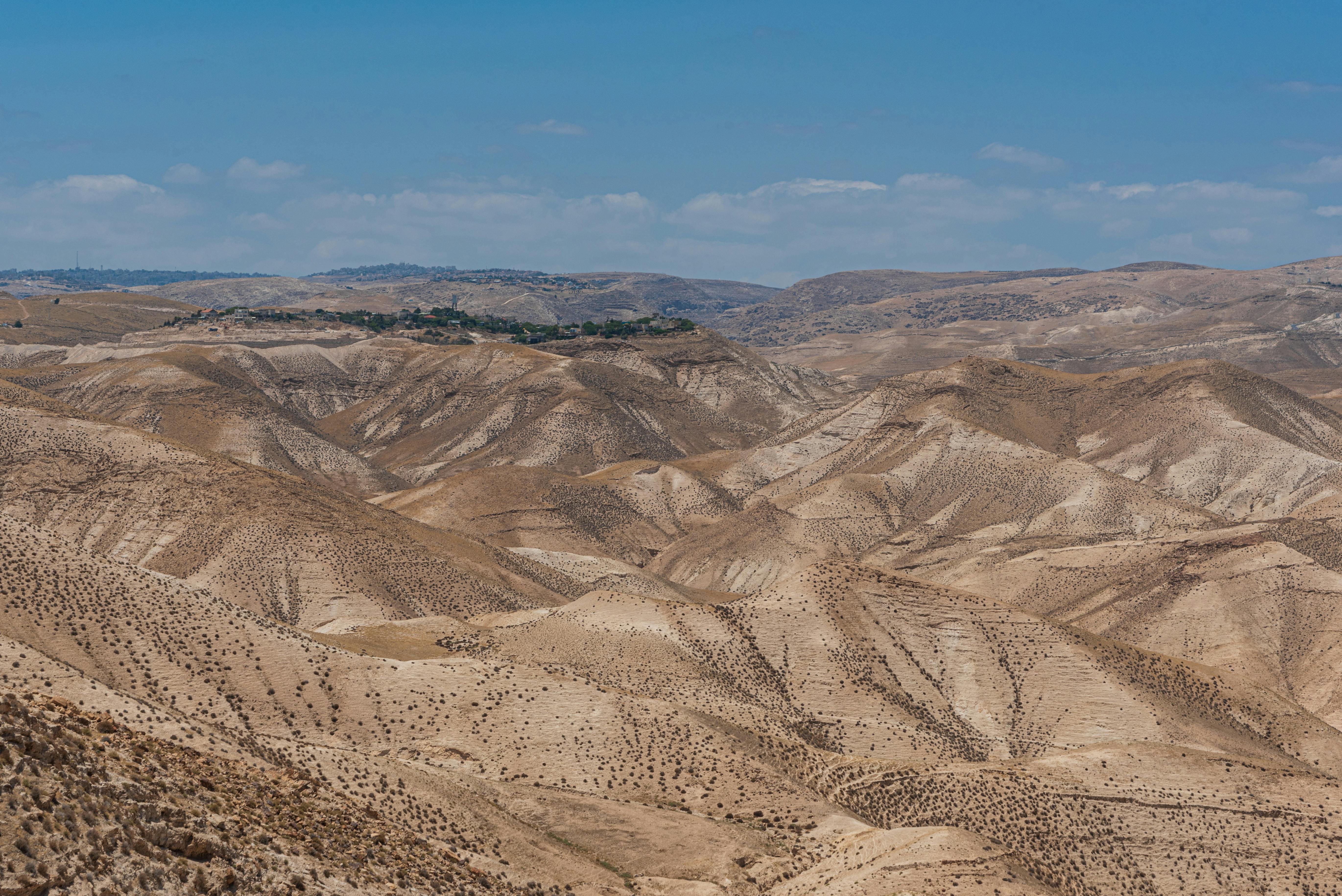 Stunning Desert Landscape in Israel · Free Stock Photo
