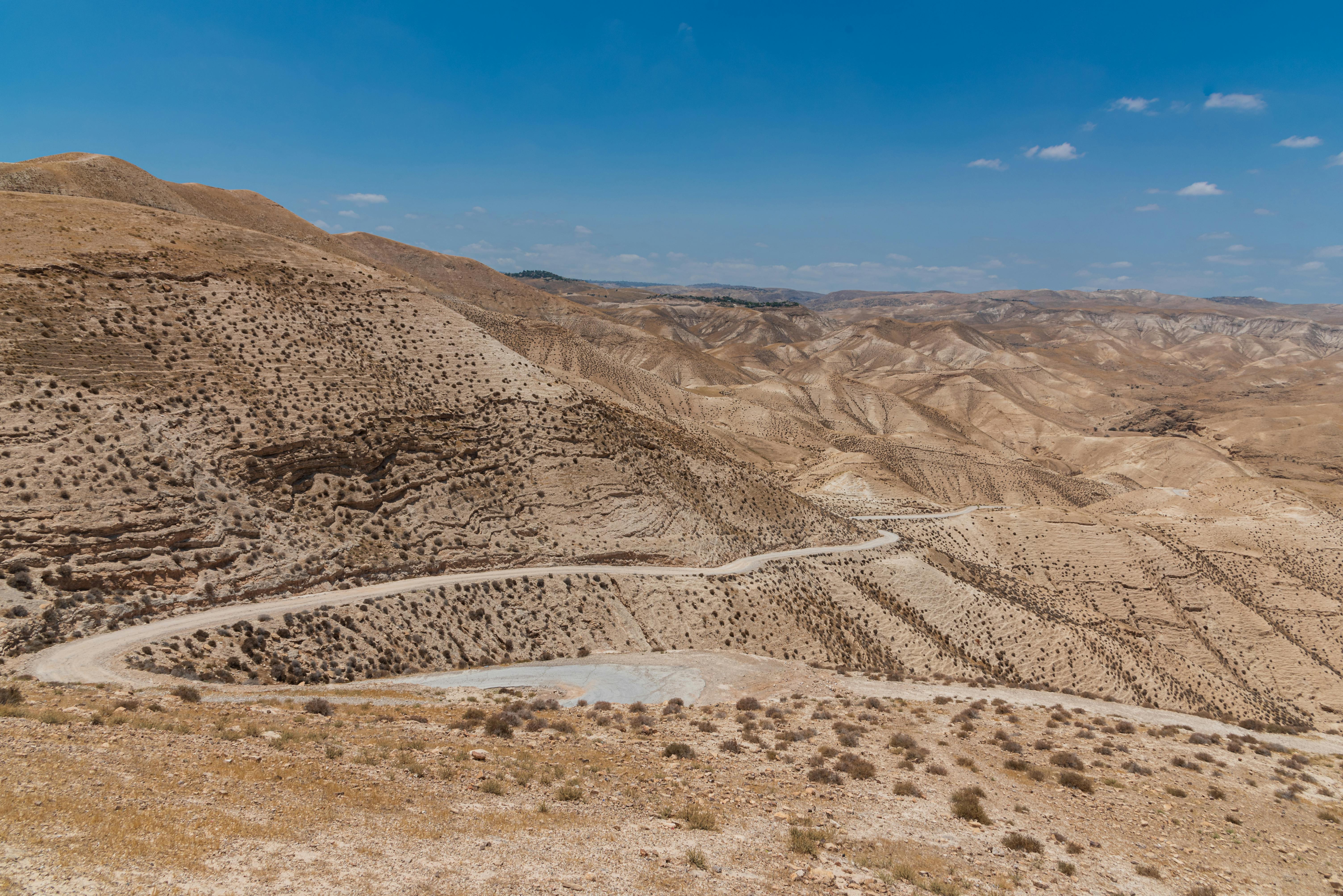 Stunning Desert Landscape in Israel · Free Stock Photo