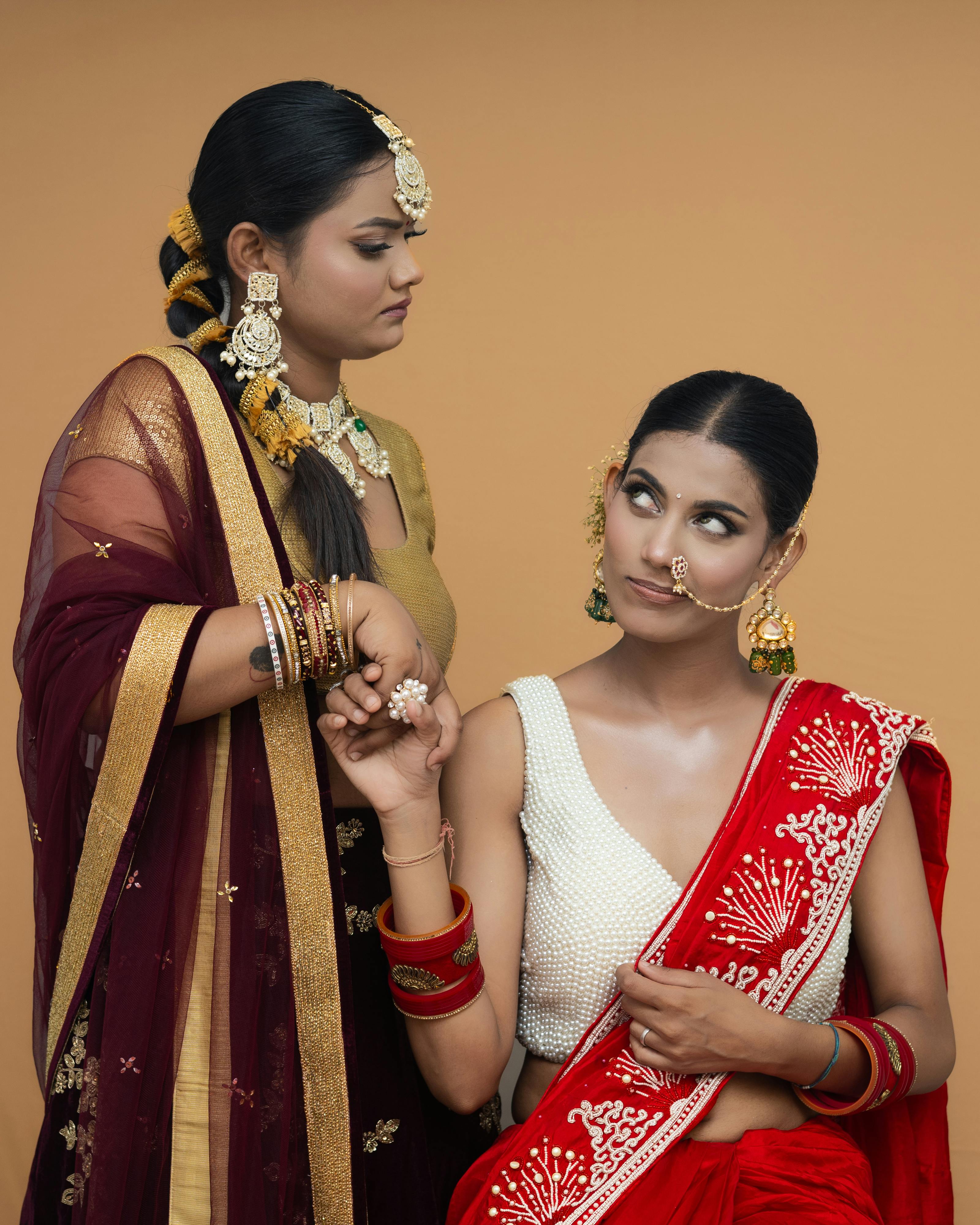 Portrait élégant De Tenue Traditionnelle Indienne · Photo gratuite