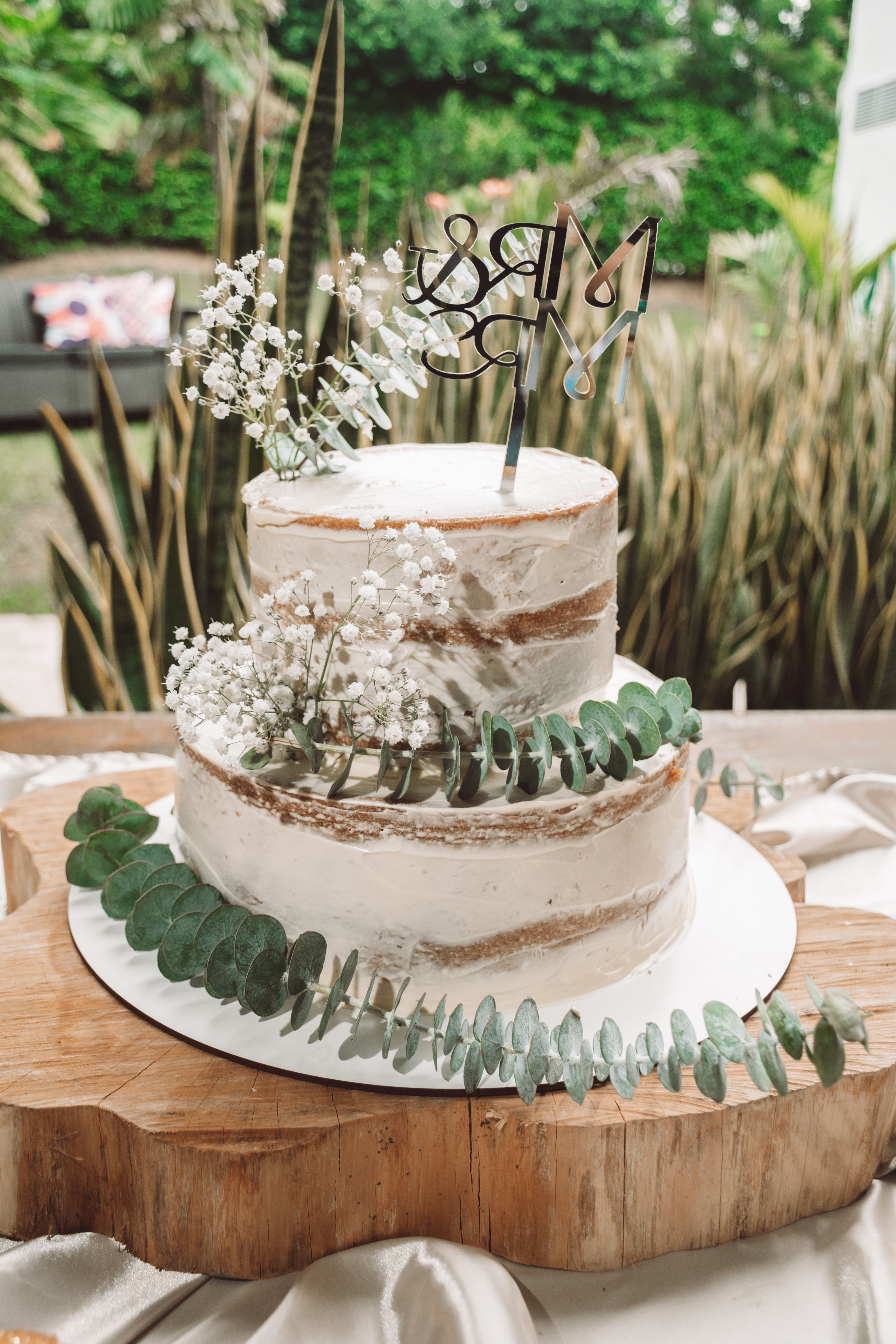 Elegant Rustic Wedding Cake with Floral Decoration · Free Stock Photo