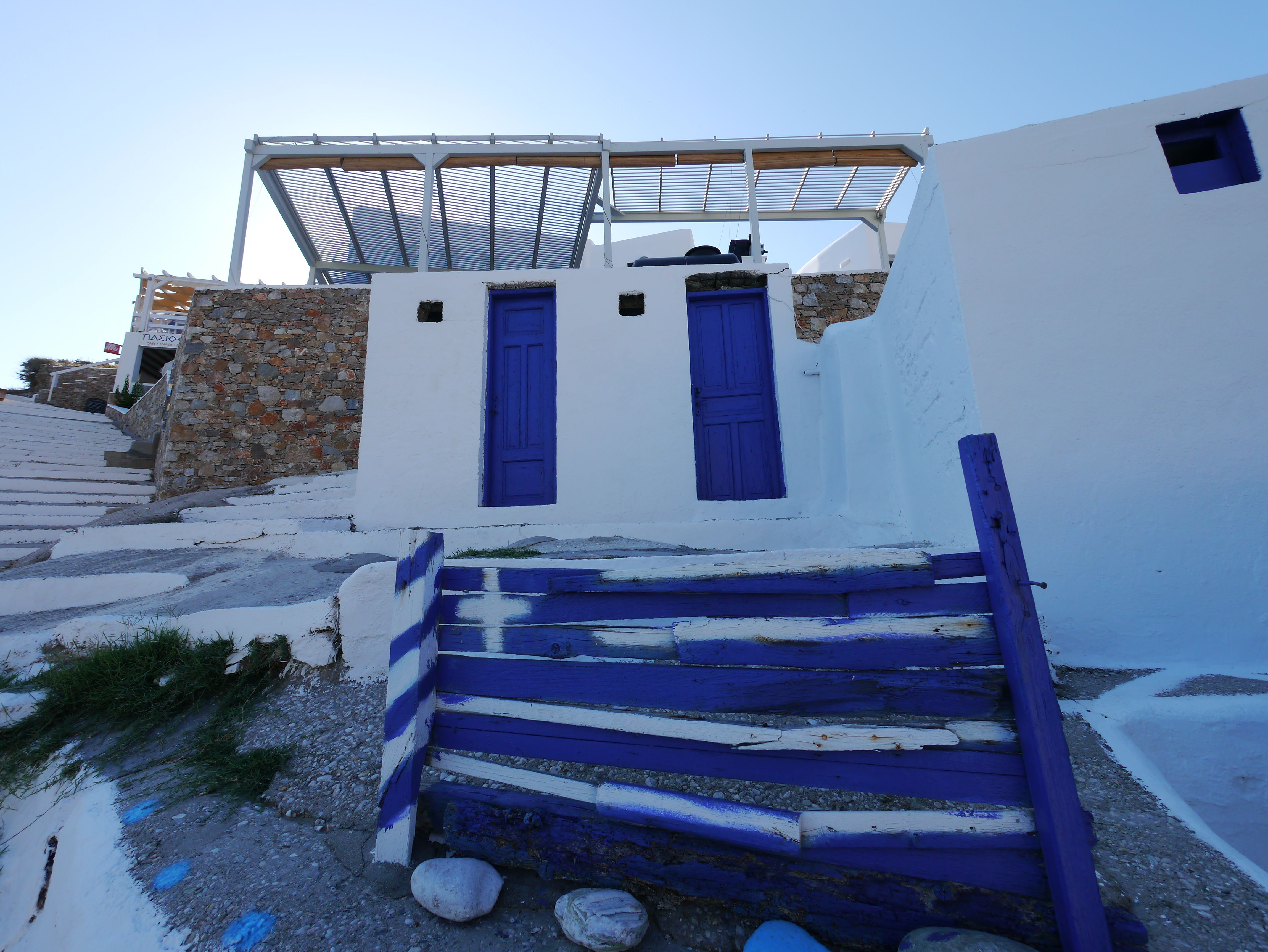 White and Blue Traditional Greek Architecture · Free Stock Photo