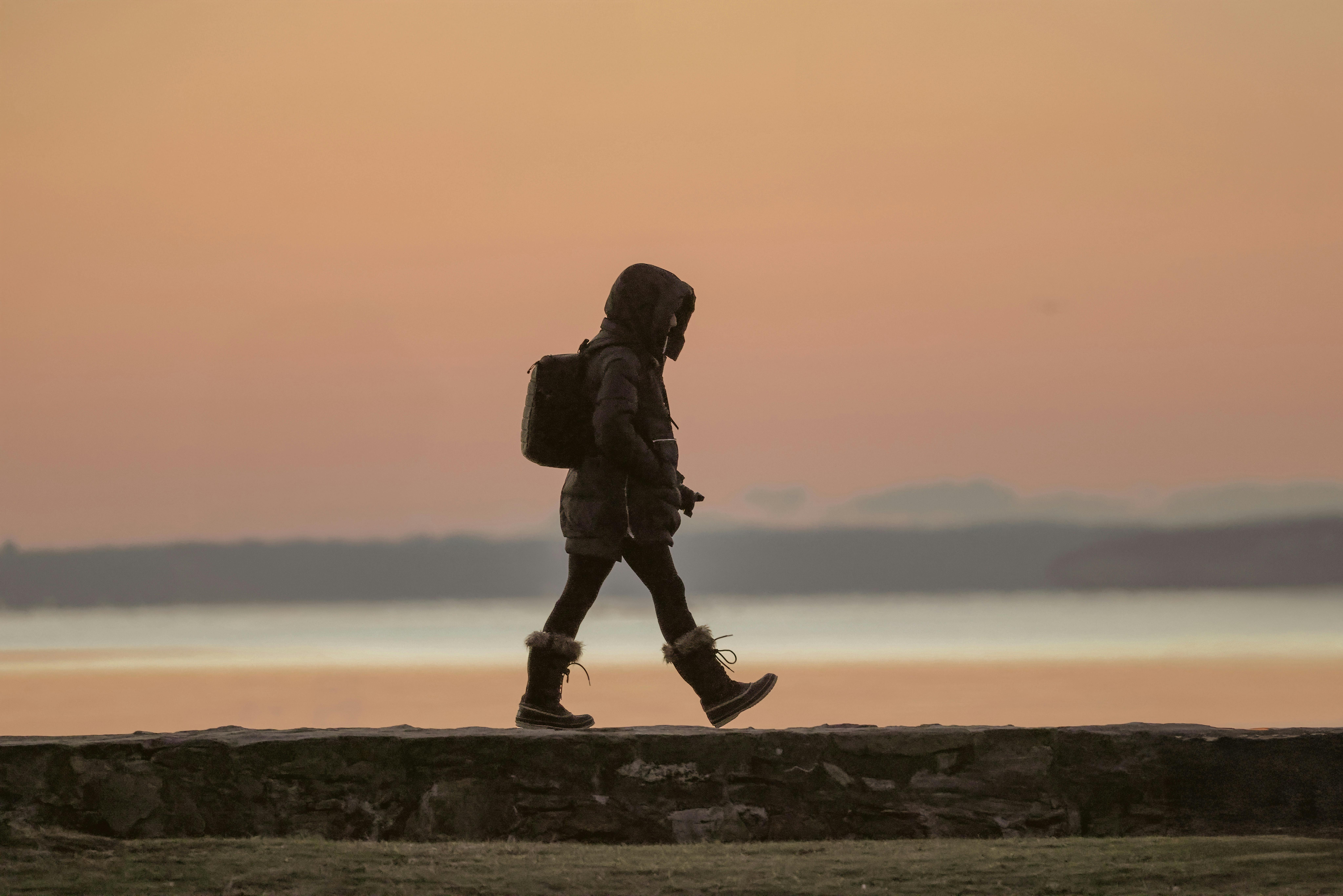 Winter Morning Walk by the Waterside in Stamford · Free Stock Photo