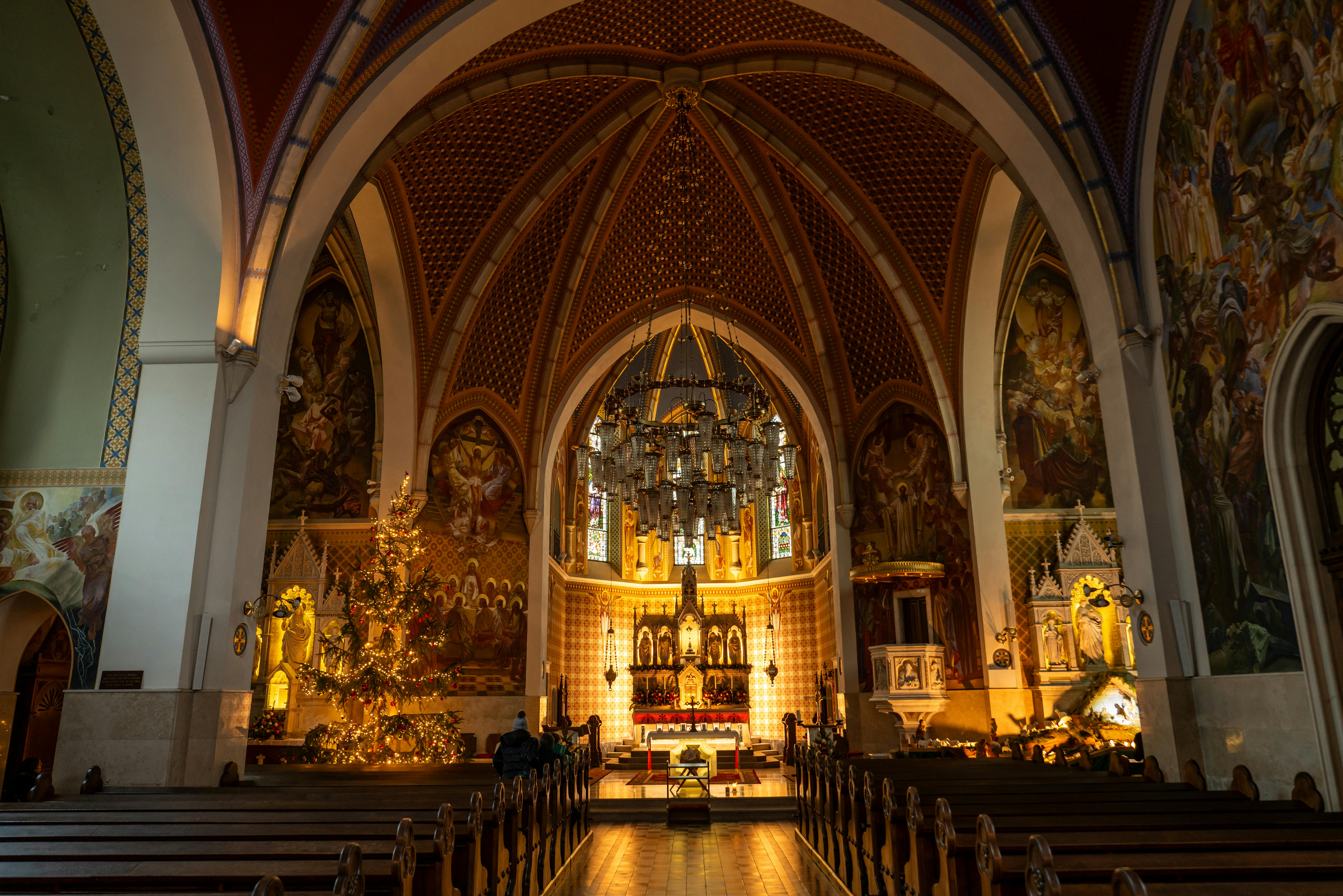 Stunning Gothic Church Interior in Slovenia · Free Stock Photo