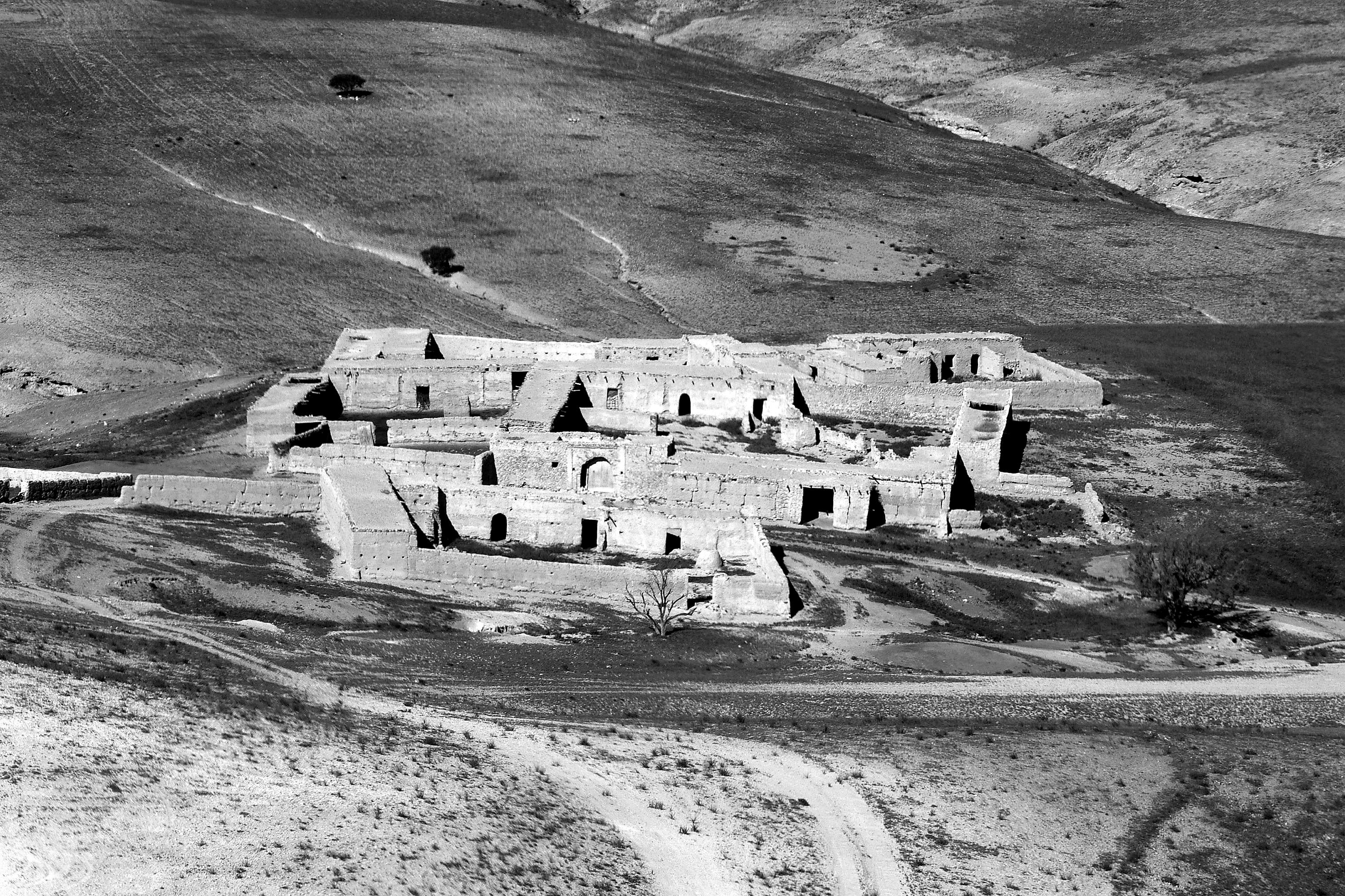 Historic ruins in the Marrakech landscape · Free Stock Photo