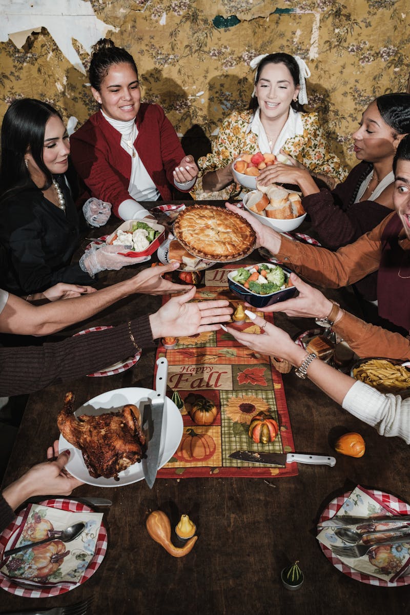 Family Table Photos, Download The BEST Free Family Table Stock Photos ...