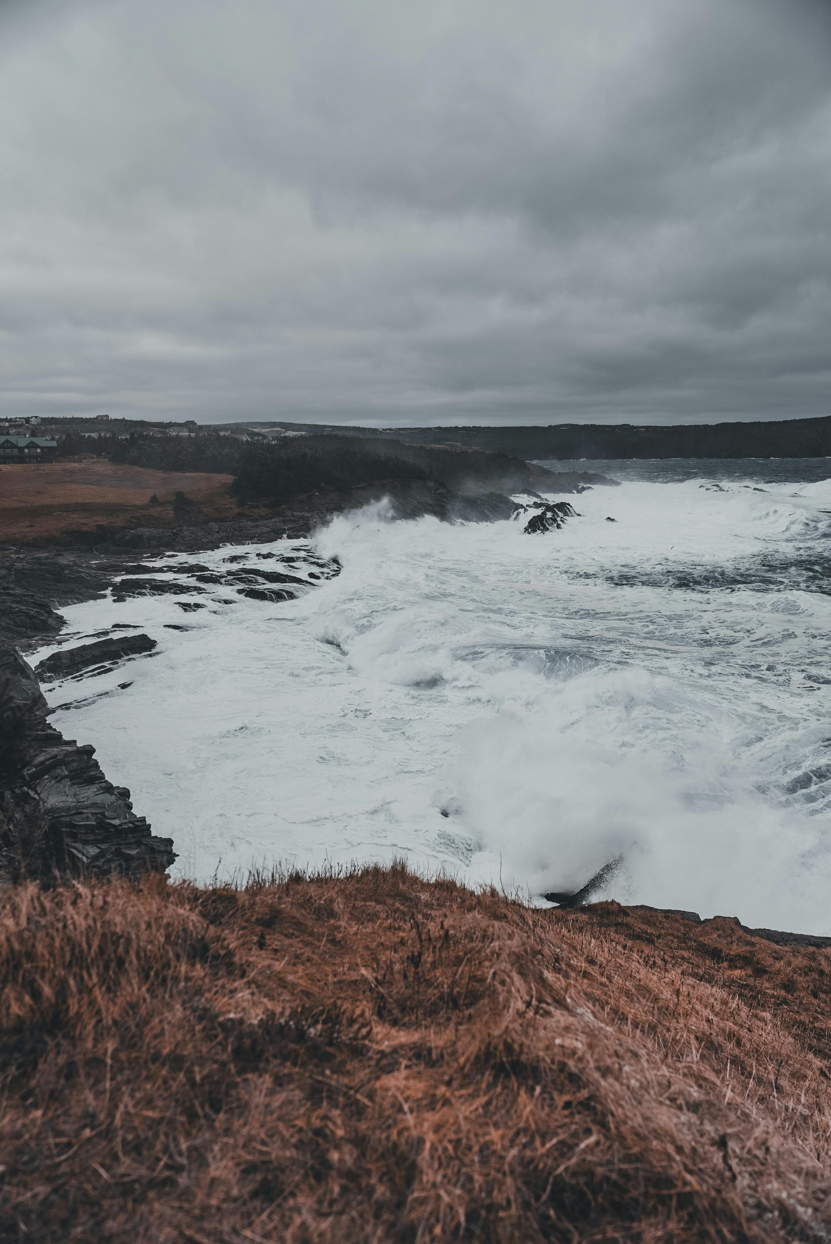 Dramatic Coastal Landscape with Stormy Waves · Free Stock Photo
