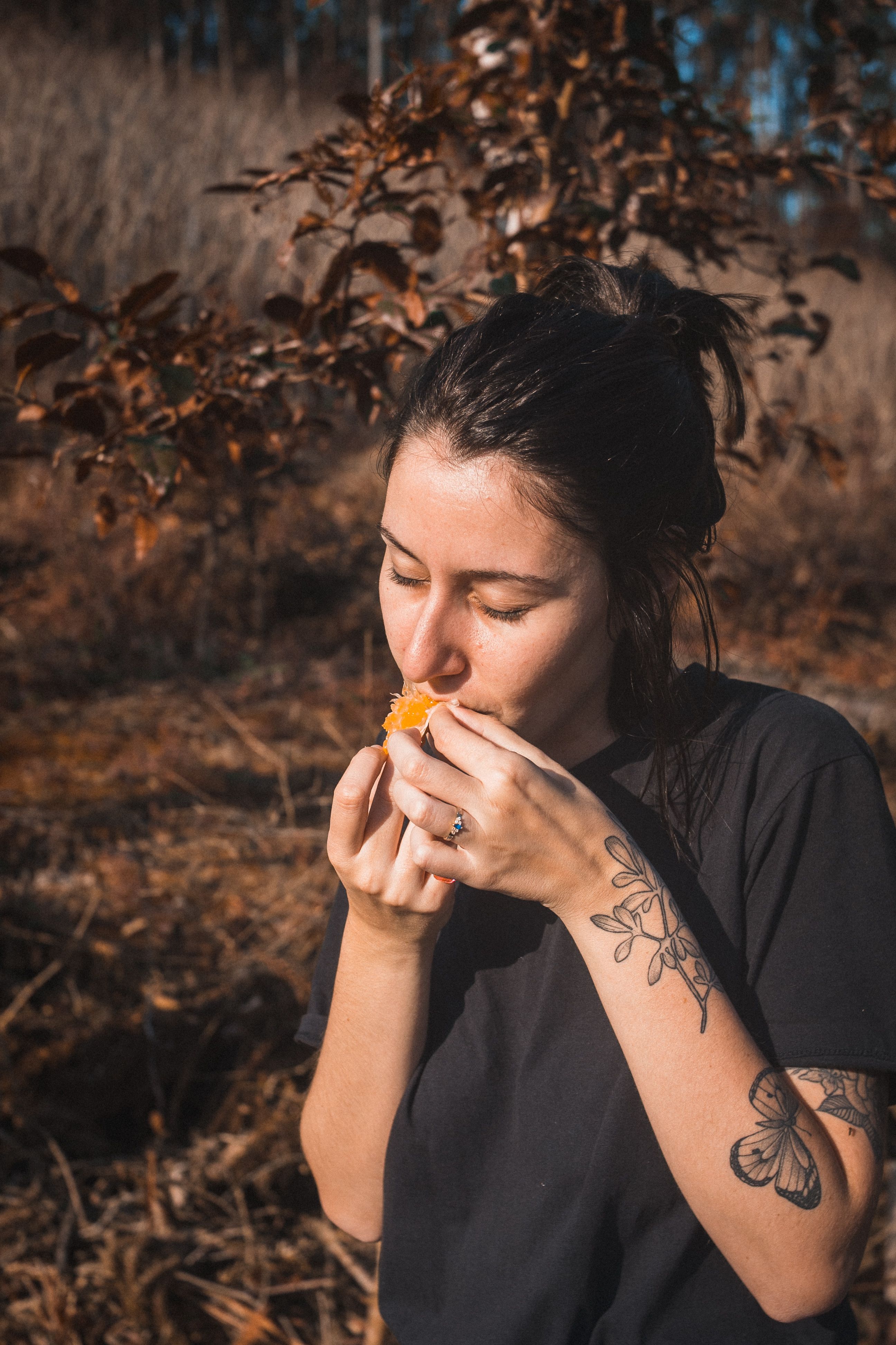 Person Eating Fruit Photos, Download The BEST Free Person Eating Fruit ...