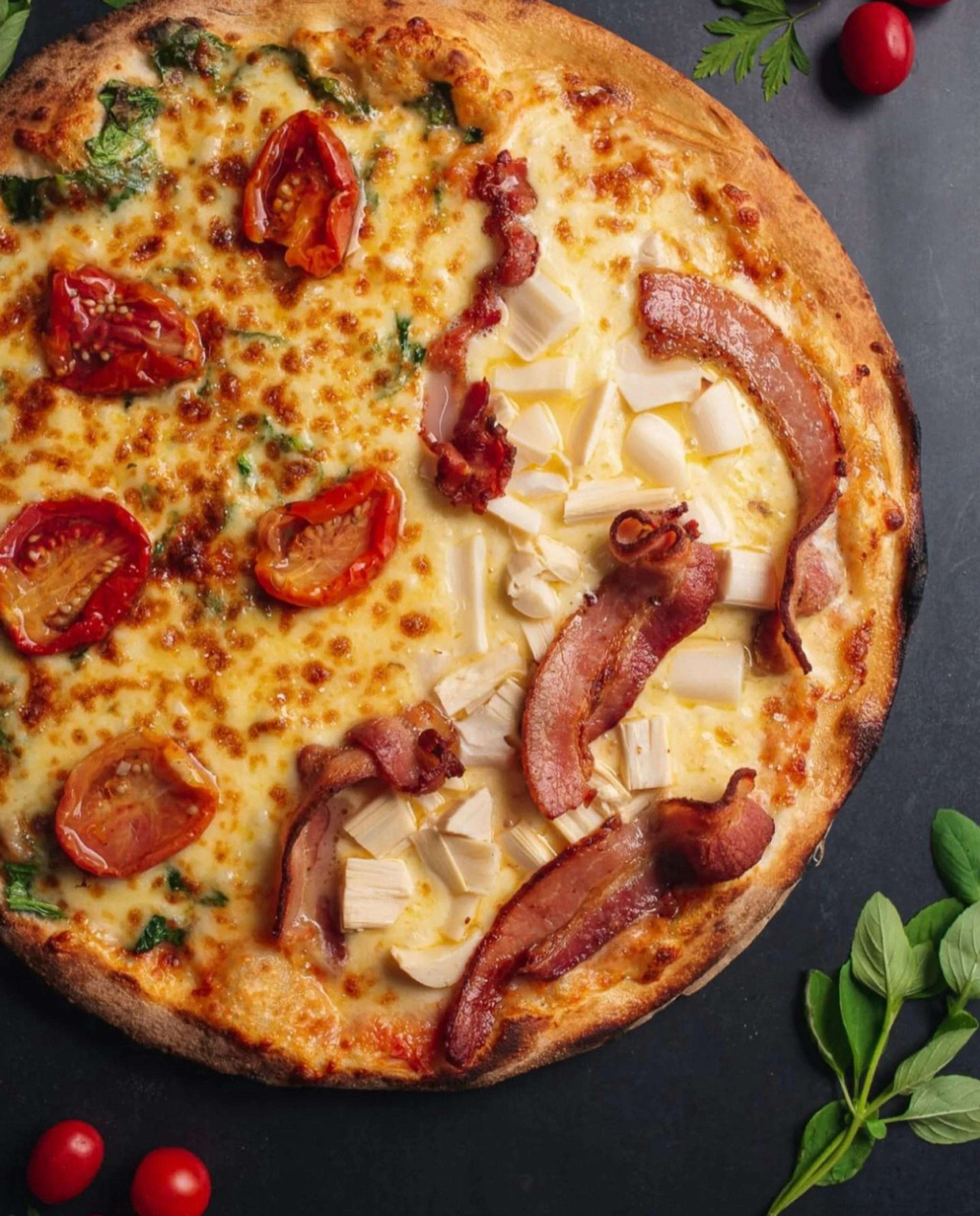 Pizza on Food Tray · Free Stock Photo