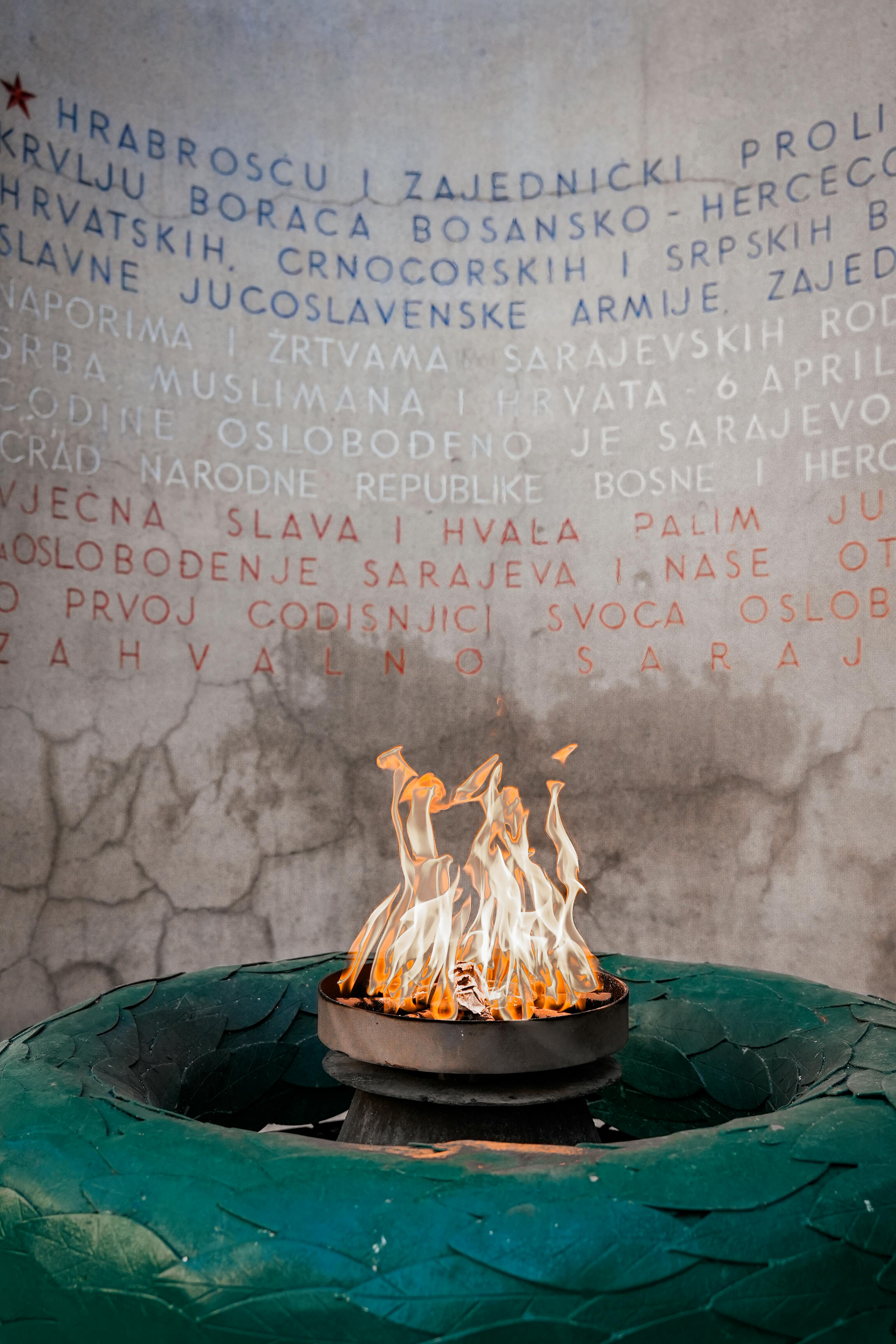 Monumento Da Chama Eterna Em Sarajevo · Foto profissional gratuita