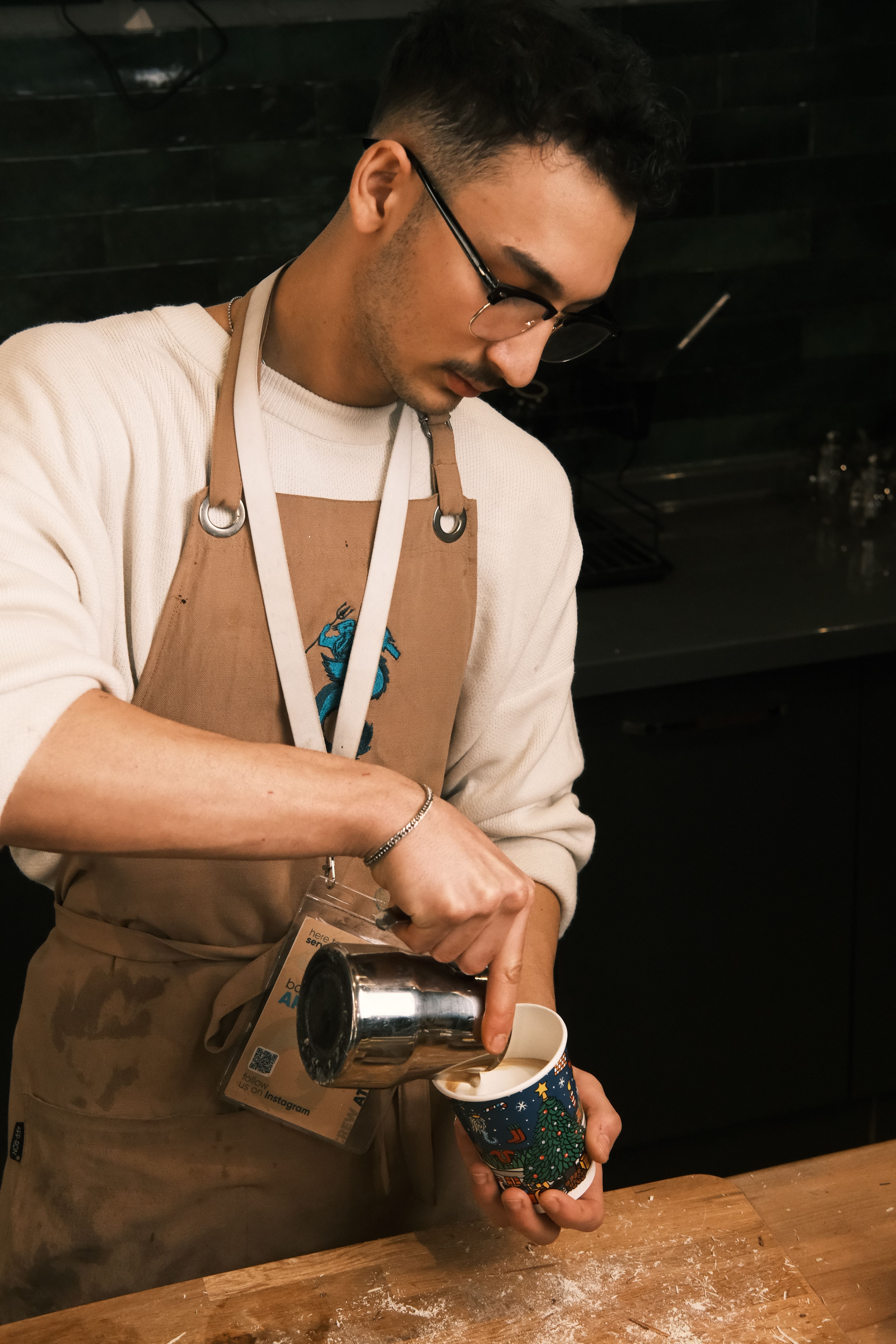 Barista Crafting Latte Art in Konya Café · Free Stock Photo