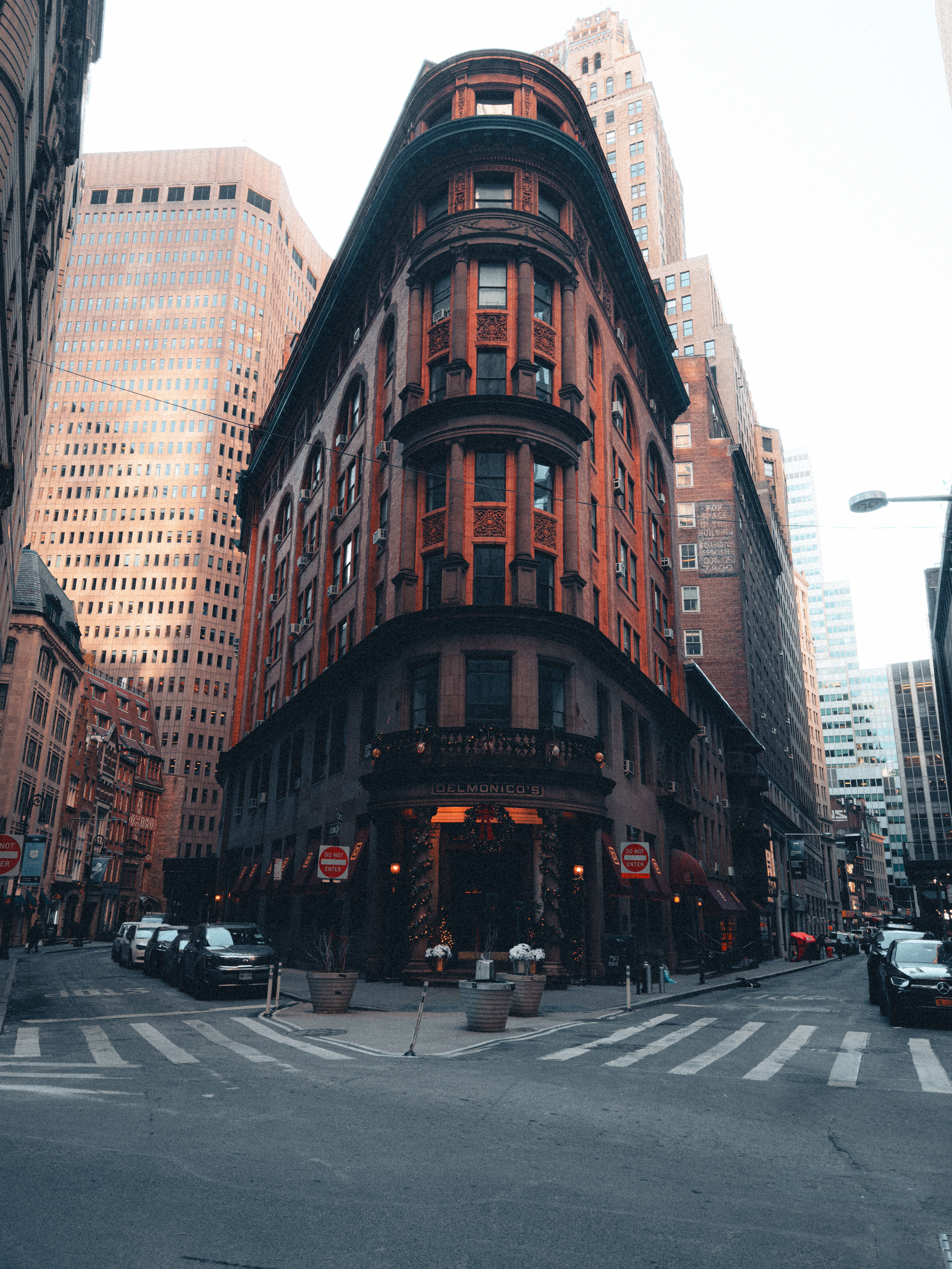 Historic Urban Building at City Intersection · Free Stock Photo