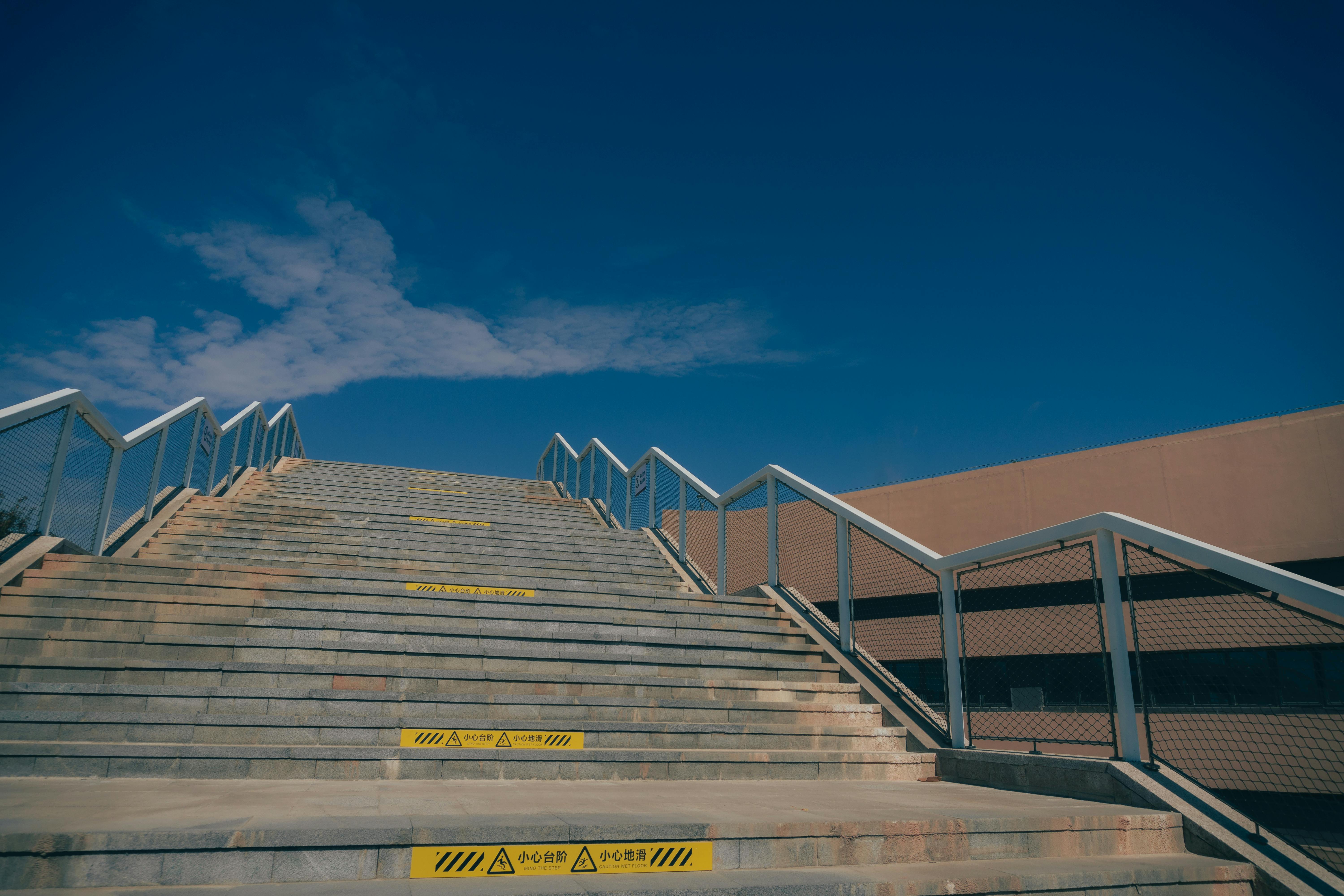 Bungalows With Railings Photos, Download The BEST Free Bungalows With ...