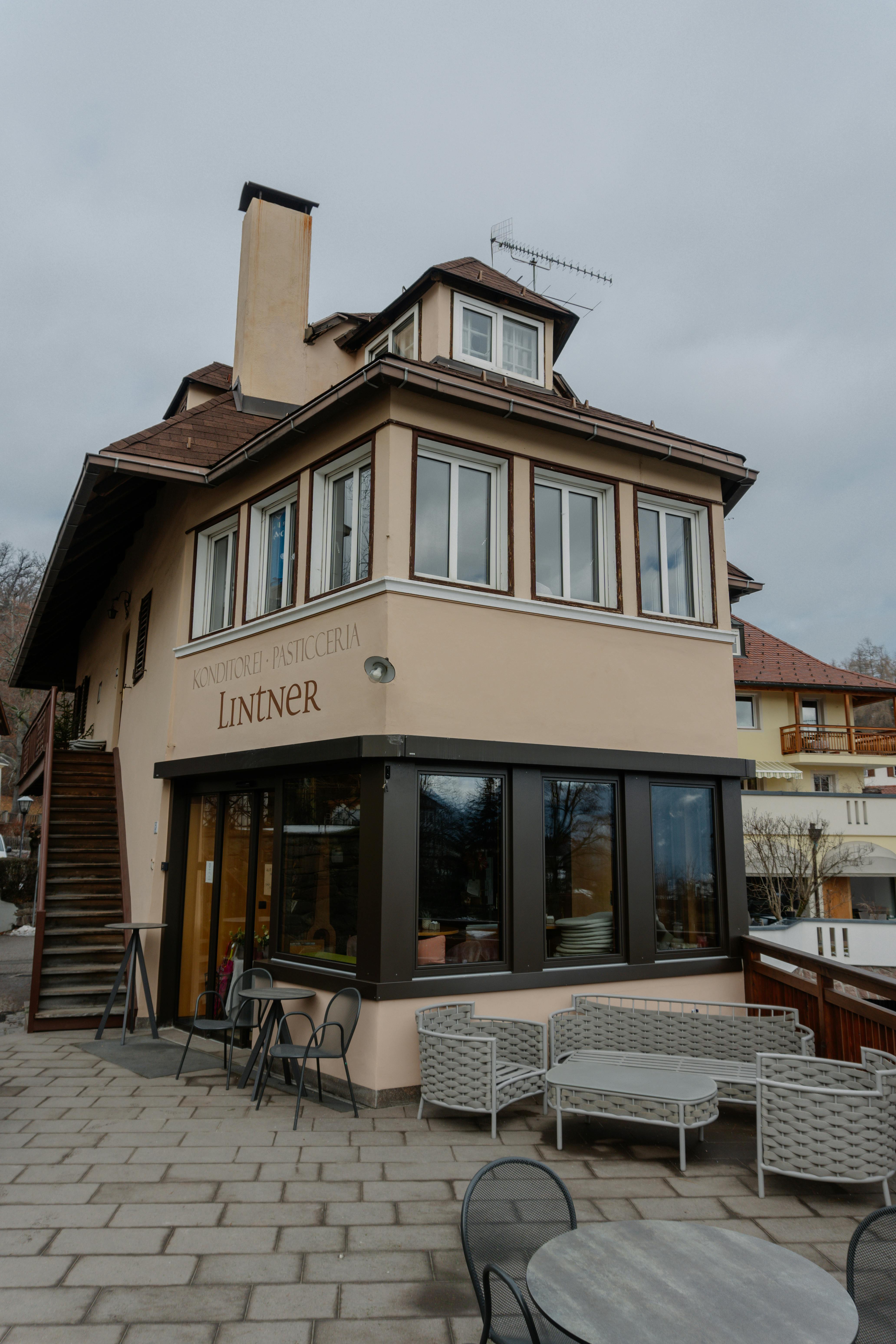 Signed Building Photos, Download The BEST Free Signed Building Stock ...