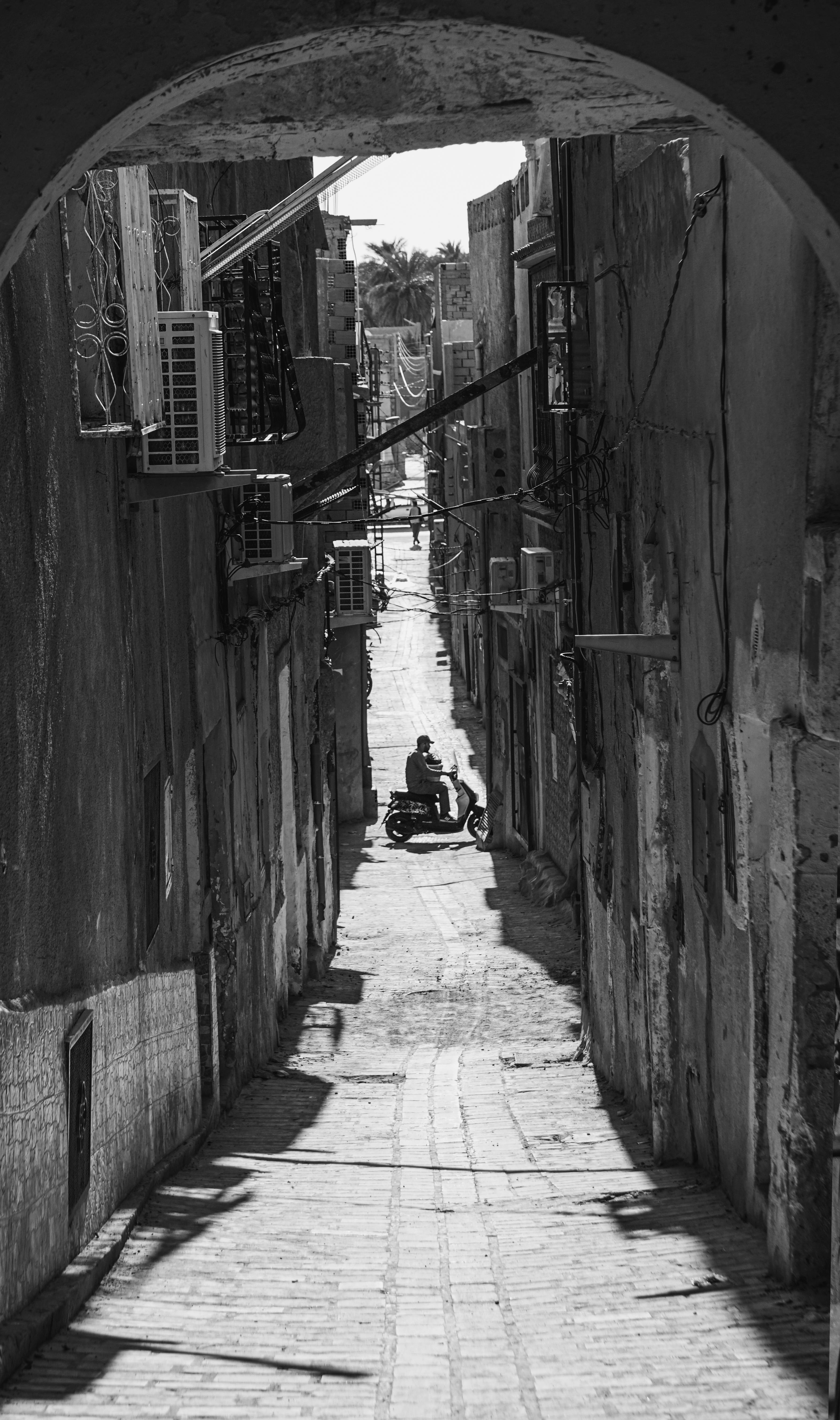 Black and White Alleyway in Ghardaia, Algeria · Free Stock Photo