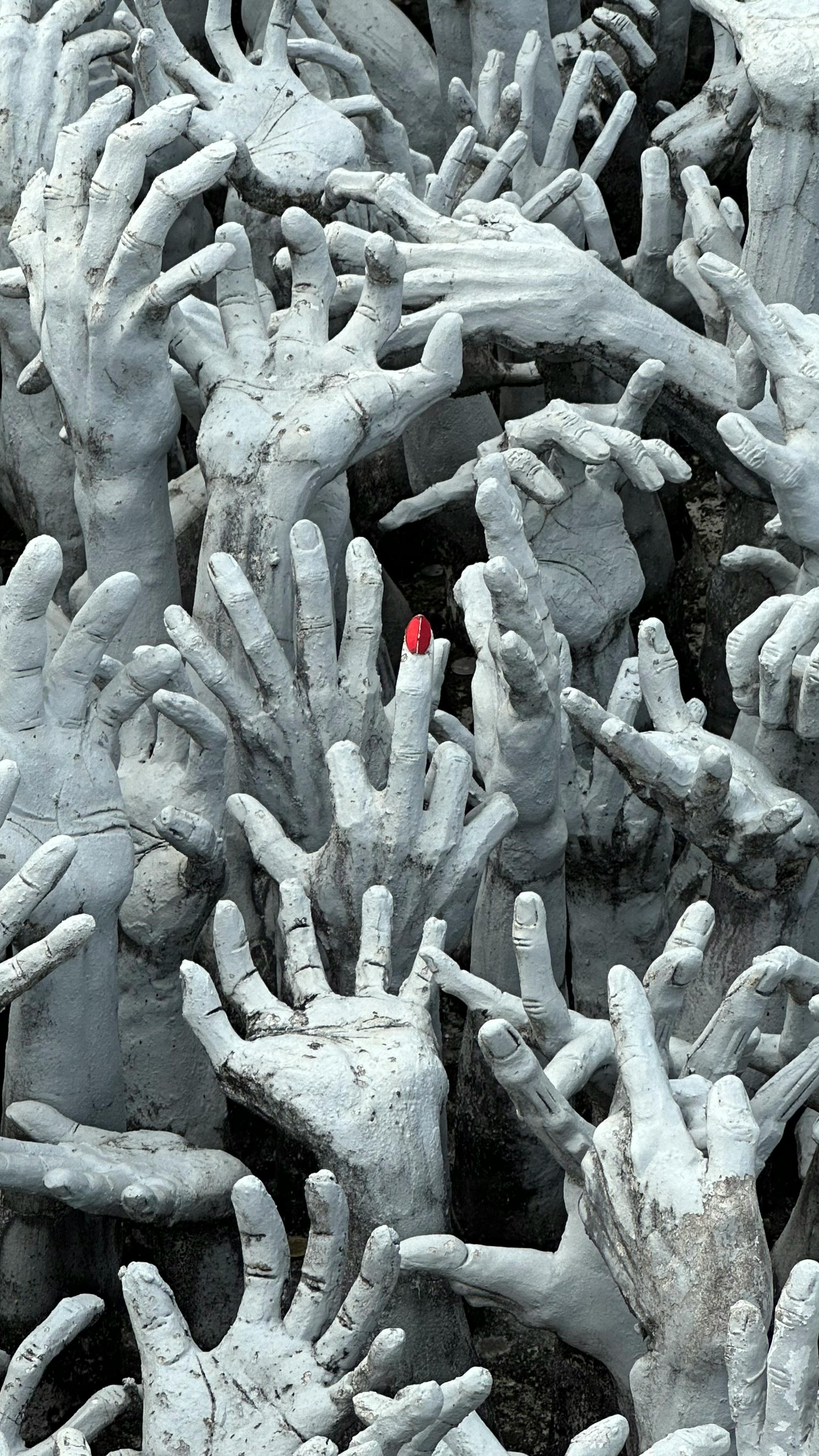 Sculpture of Reaching Hands at Thai Temple · Free Stock Photo