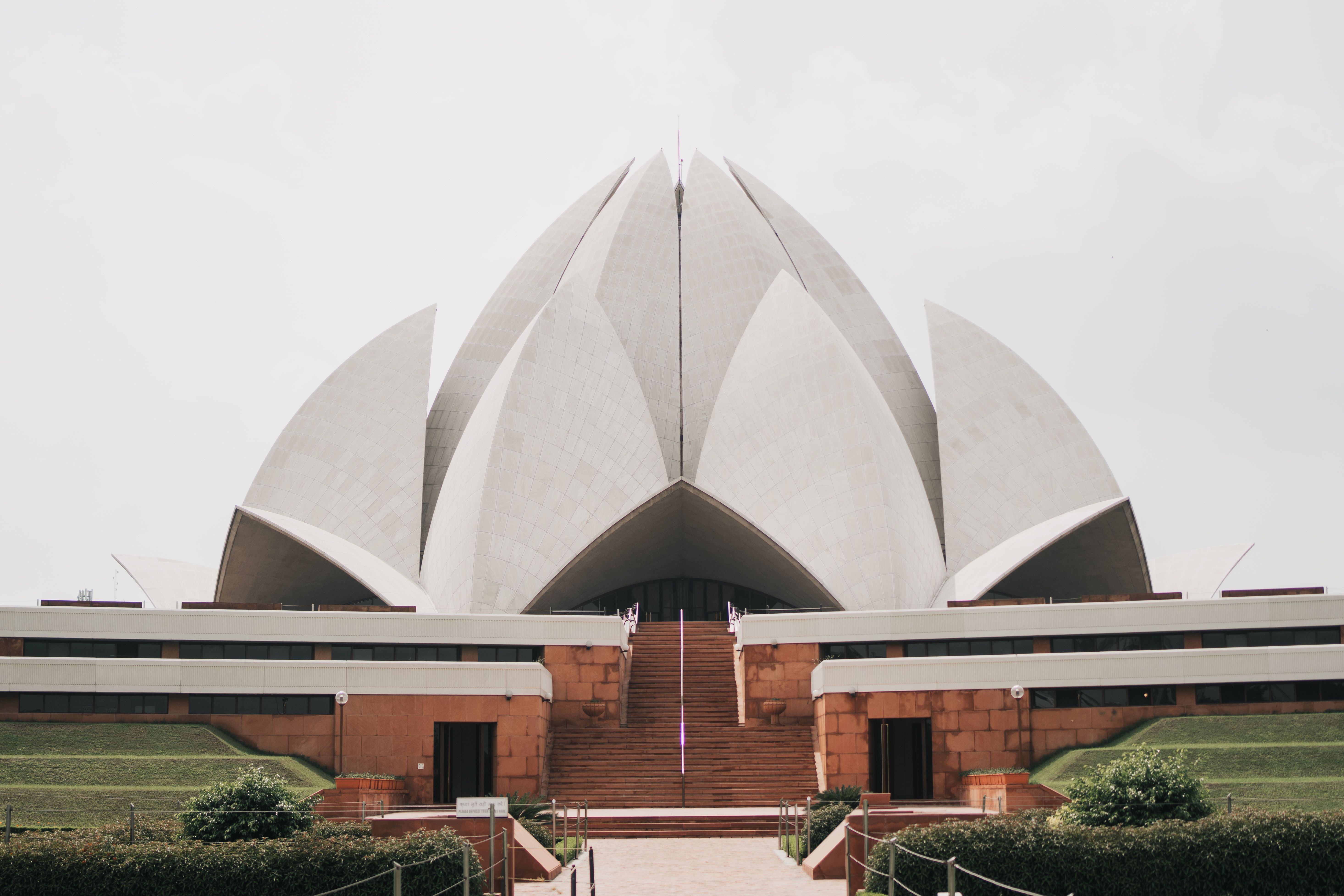 Lotus Temple in New Delhi Architectural Marvel · Free Stock Photo
