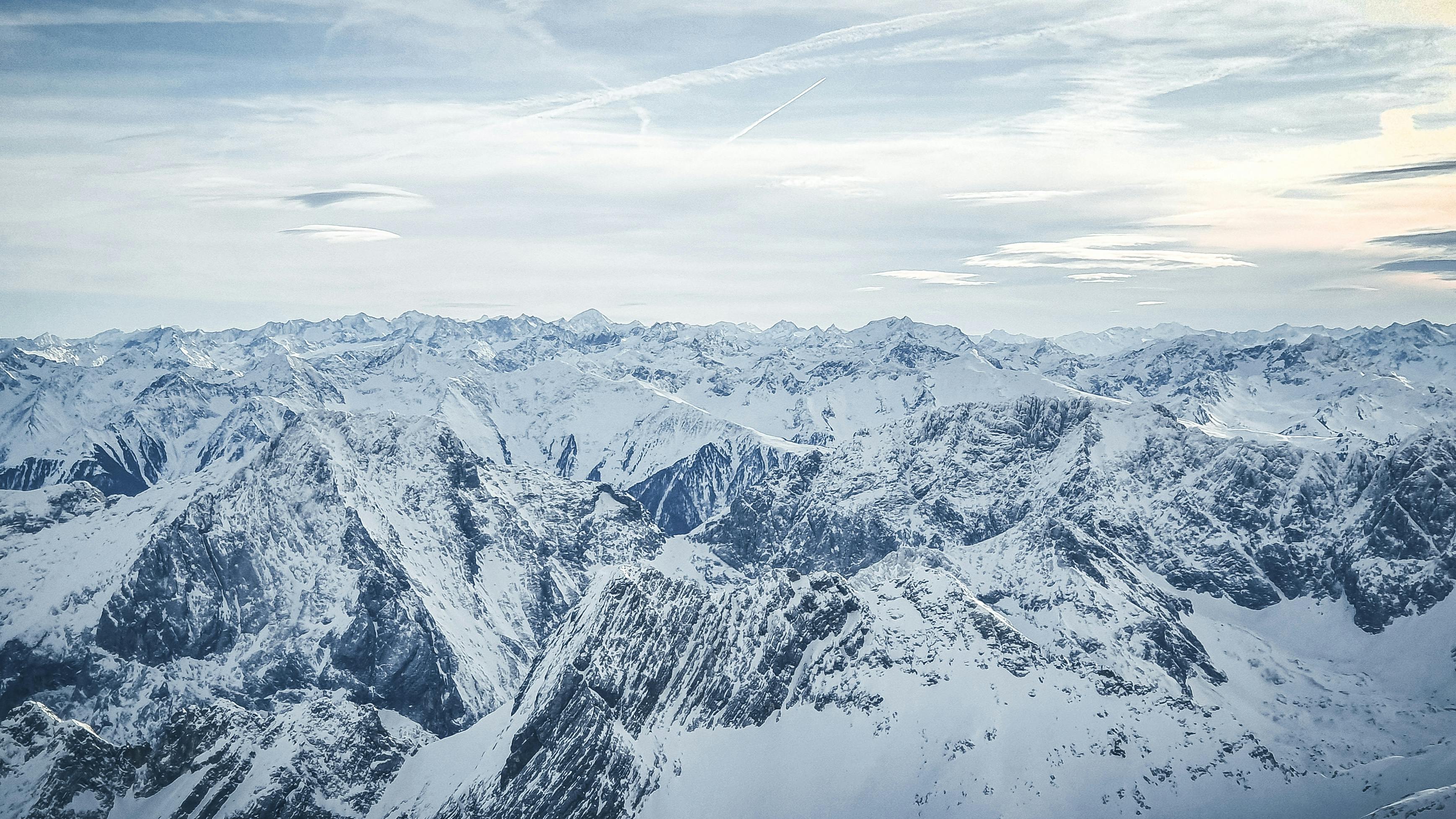 Snow-Covered Alps in Garmisch-Partenkirchen · Free Stock Photo