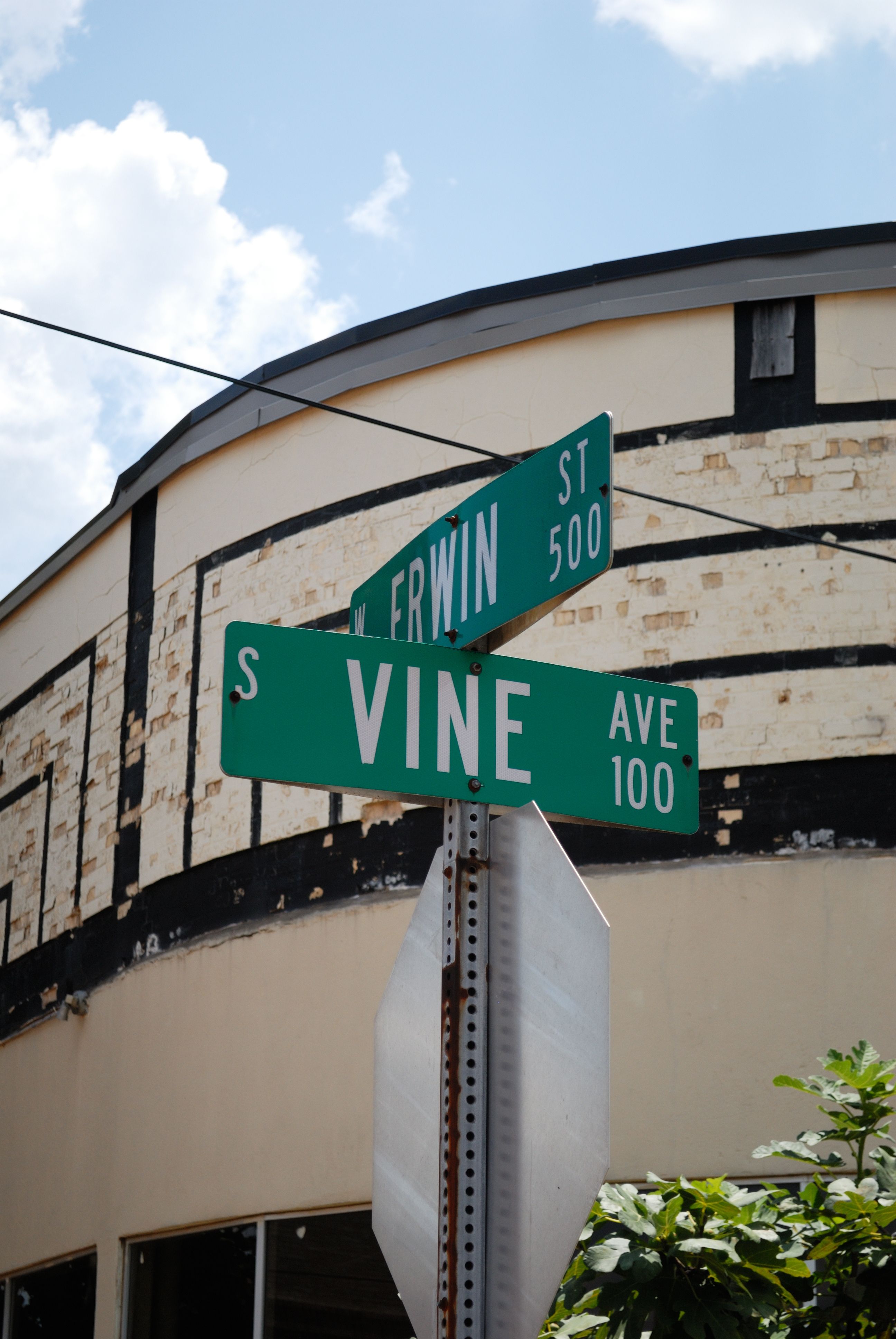Historic Intersection of Vine and Erwin Streets in Tyler · Free Stock Photo
