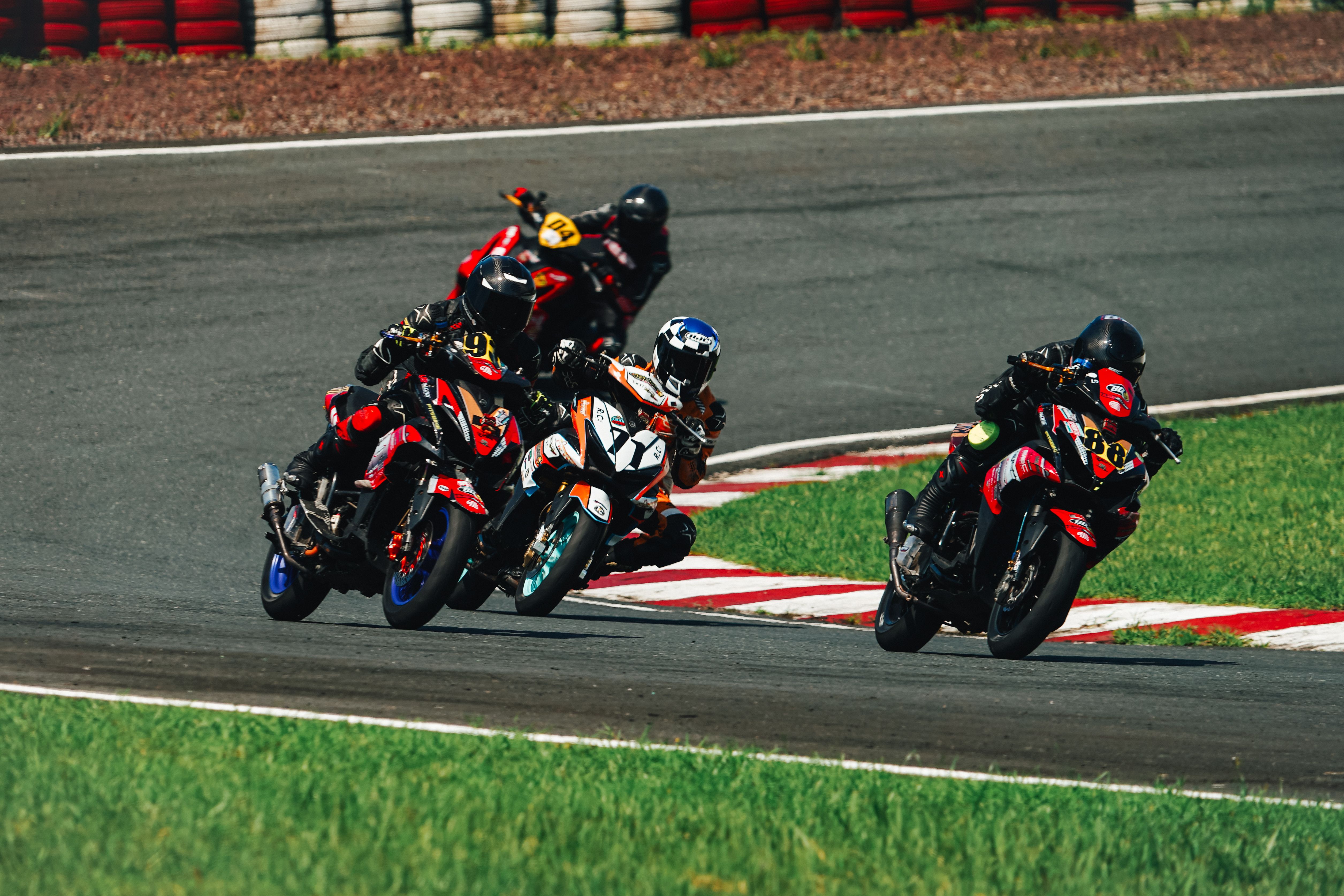 Motorcycle Racing Action on Track in Rosario · Free Stock Photo