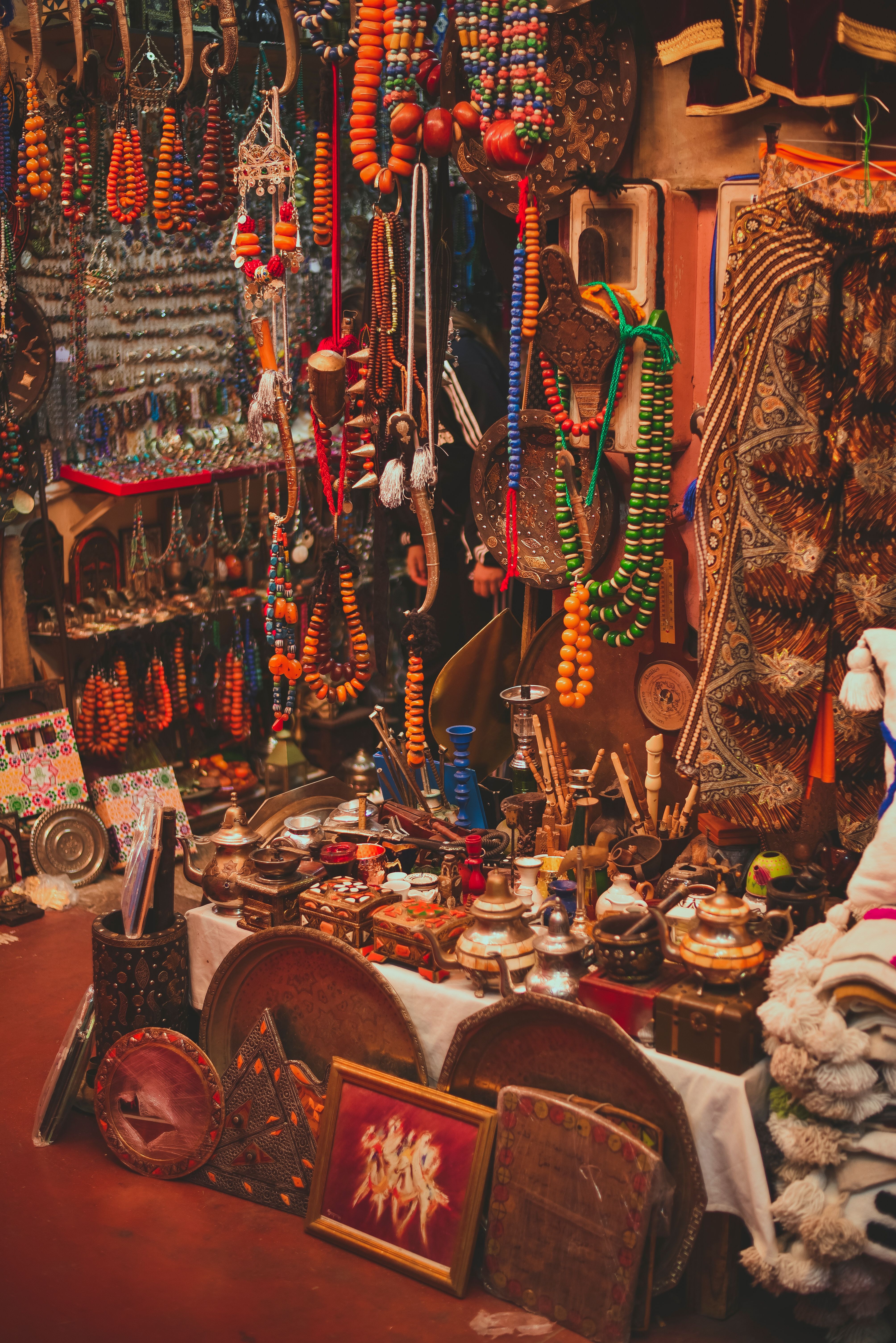 Traditional Moroccan Souk with Vibrant Artifacts · Free Stock Photo