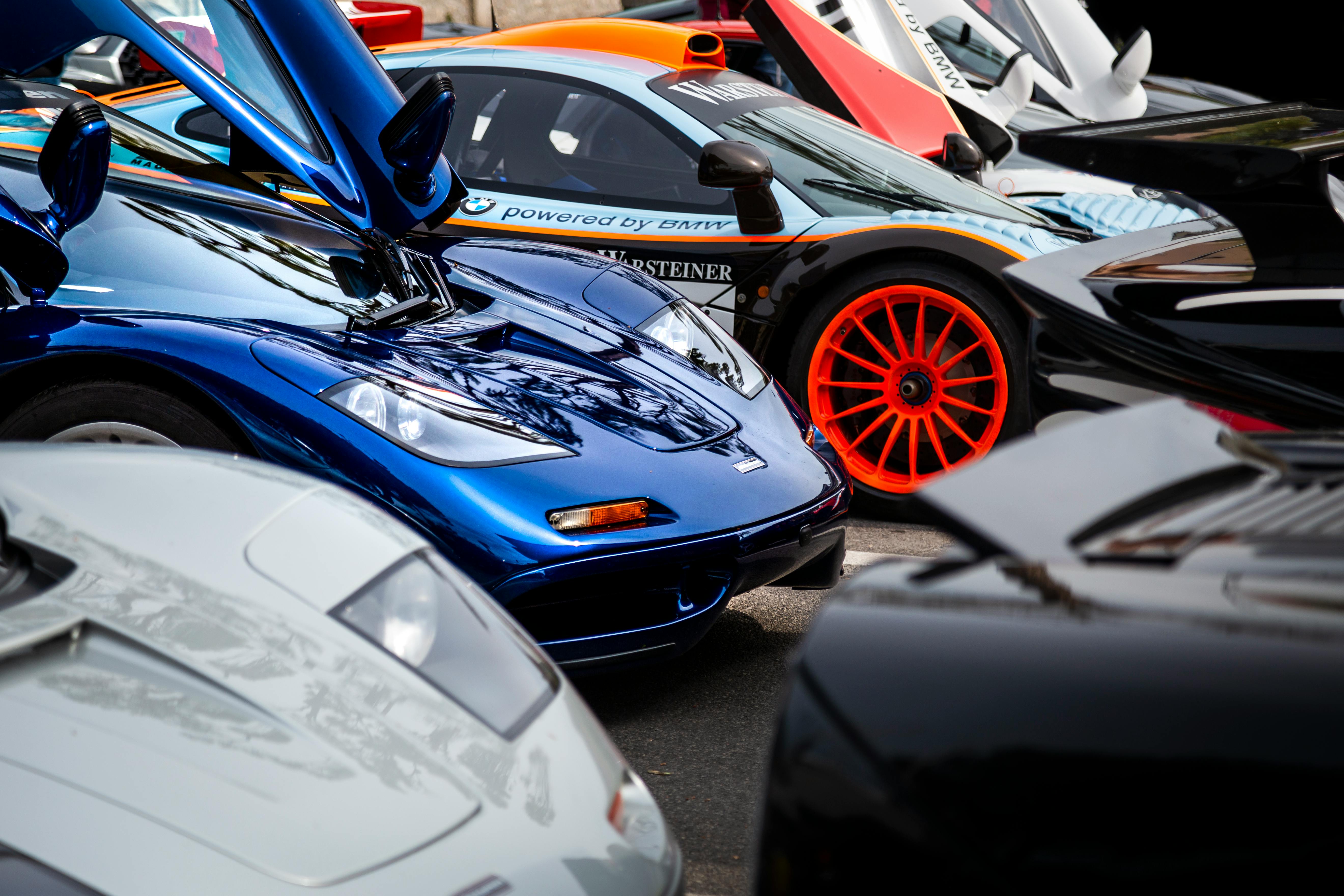 Vibrant Display of Iconic Sports Cars · Free Stock Photo