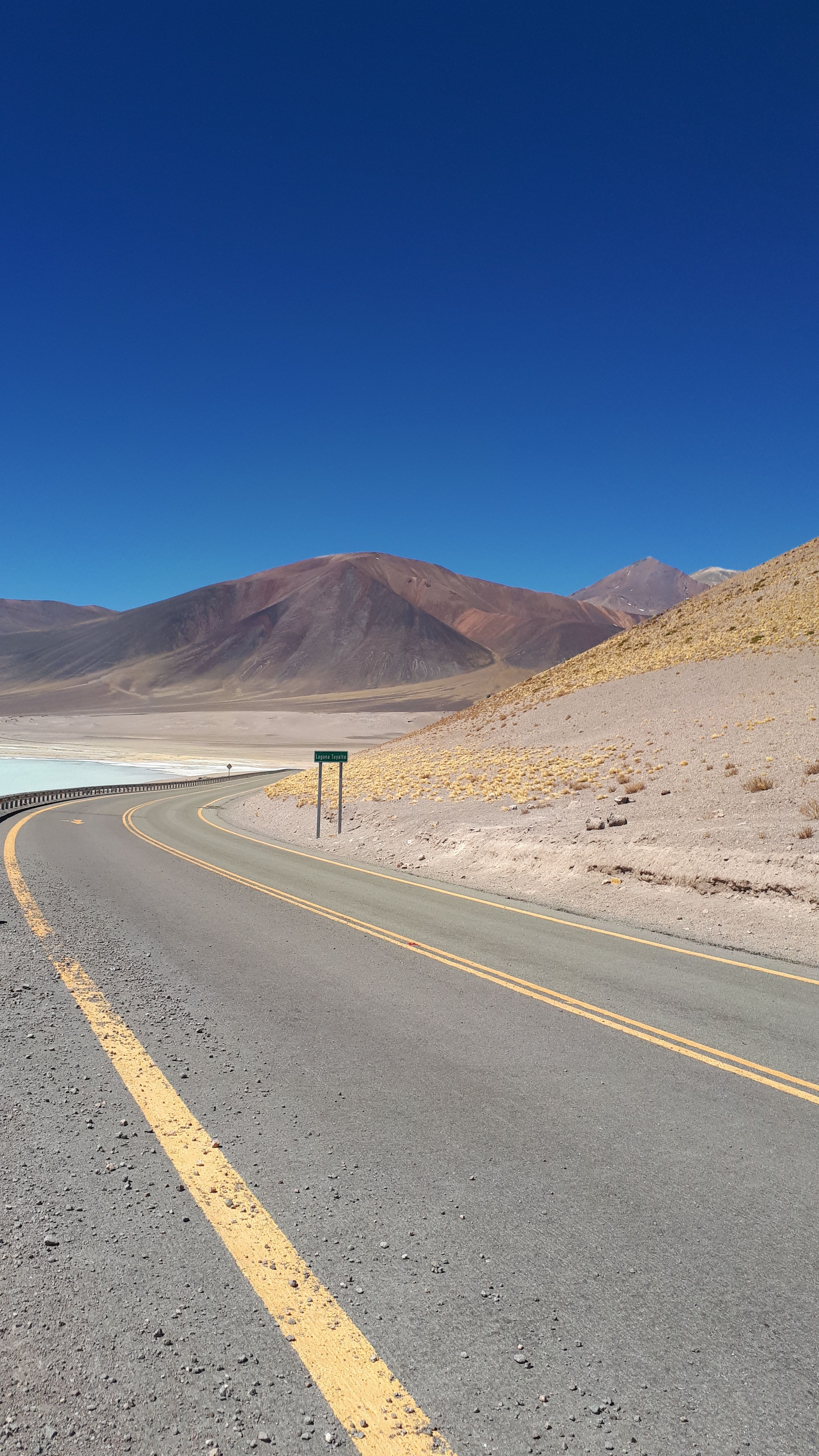 Scenic Desert Road in Altiplano, Chile · Free Stock Photo