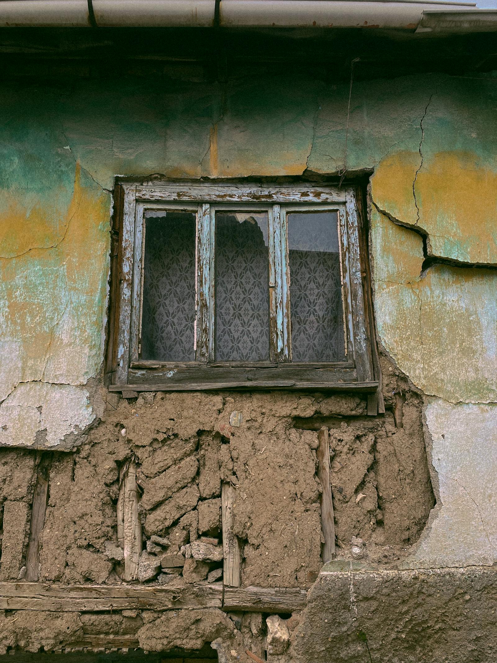Old Window Photos, Download The BEST Free Old Window Stock Photos & HD ...