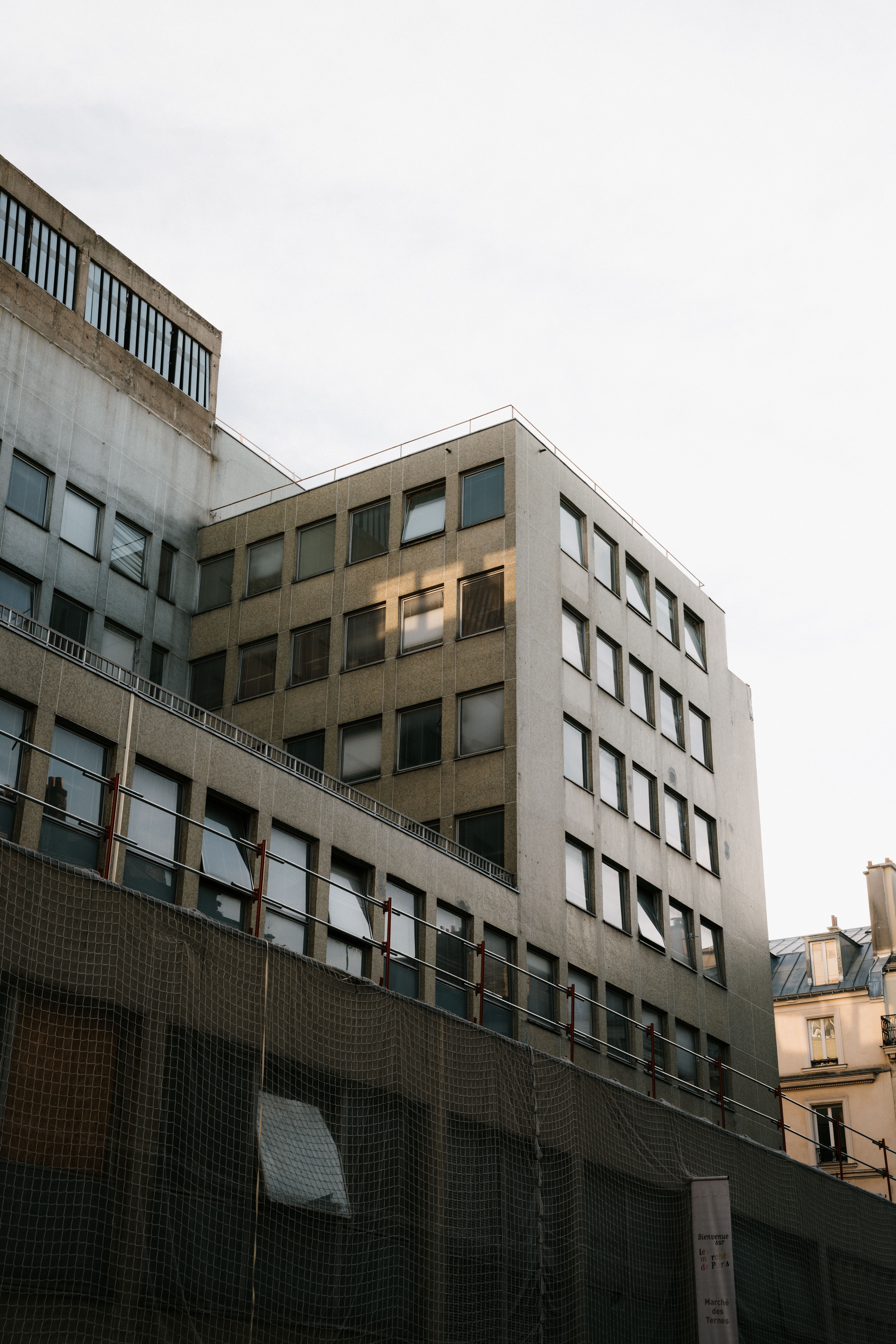 Modern Architectural Structure in Paris · Free Stock Photo
