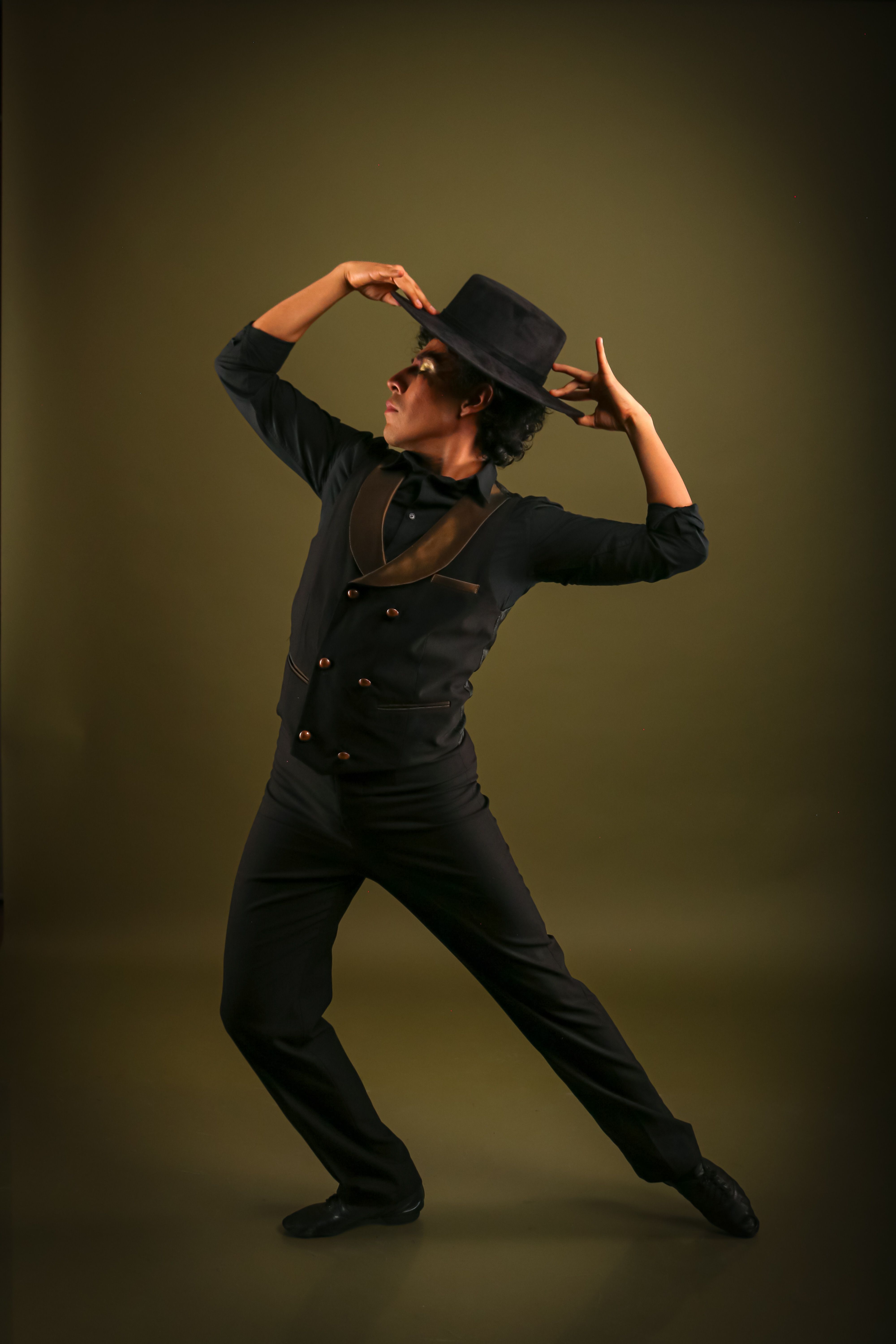 Elegant Dancer in Studio with Stylish Hat · Free Stock Photo