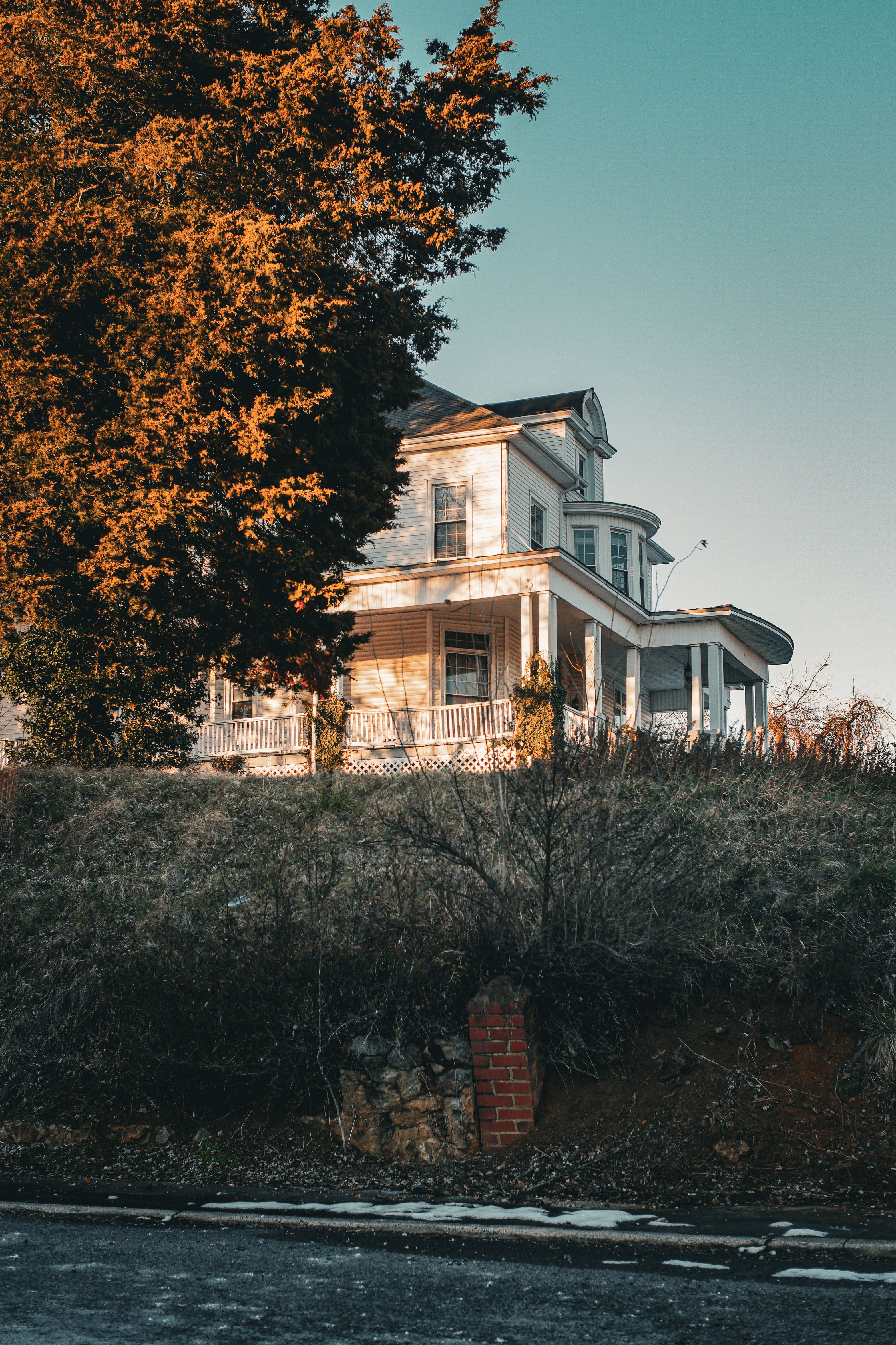 Charming Historic House in Bristol, Virginia at Sunset · Free Stock Photo