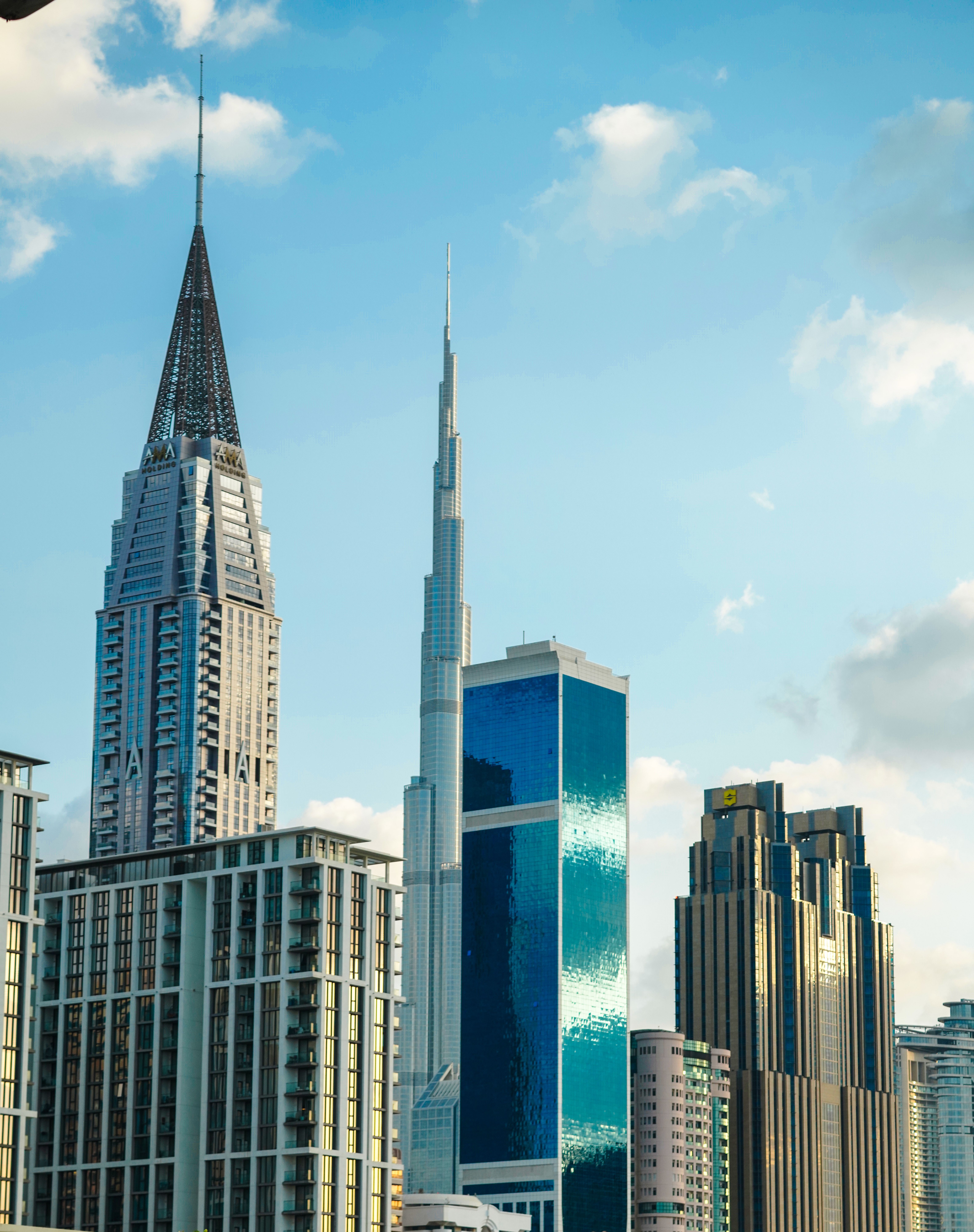 Iconic Dubai Skyline Featuring Burj Khalifa · Free Stock Photo