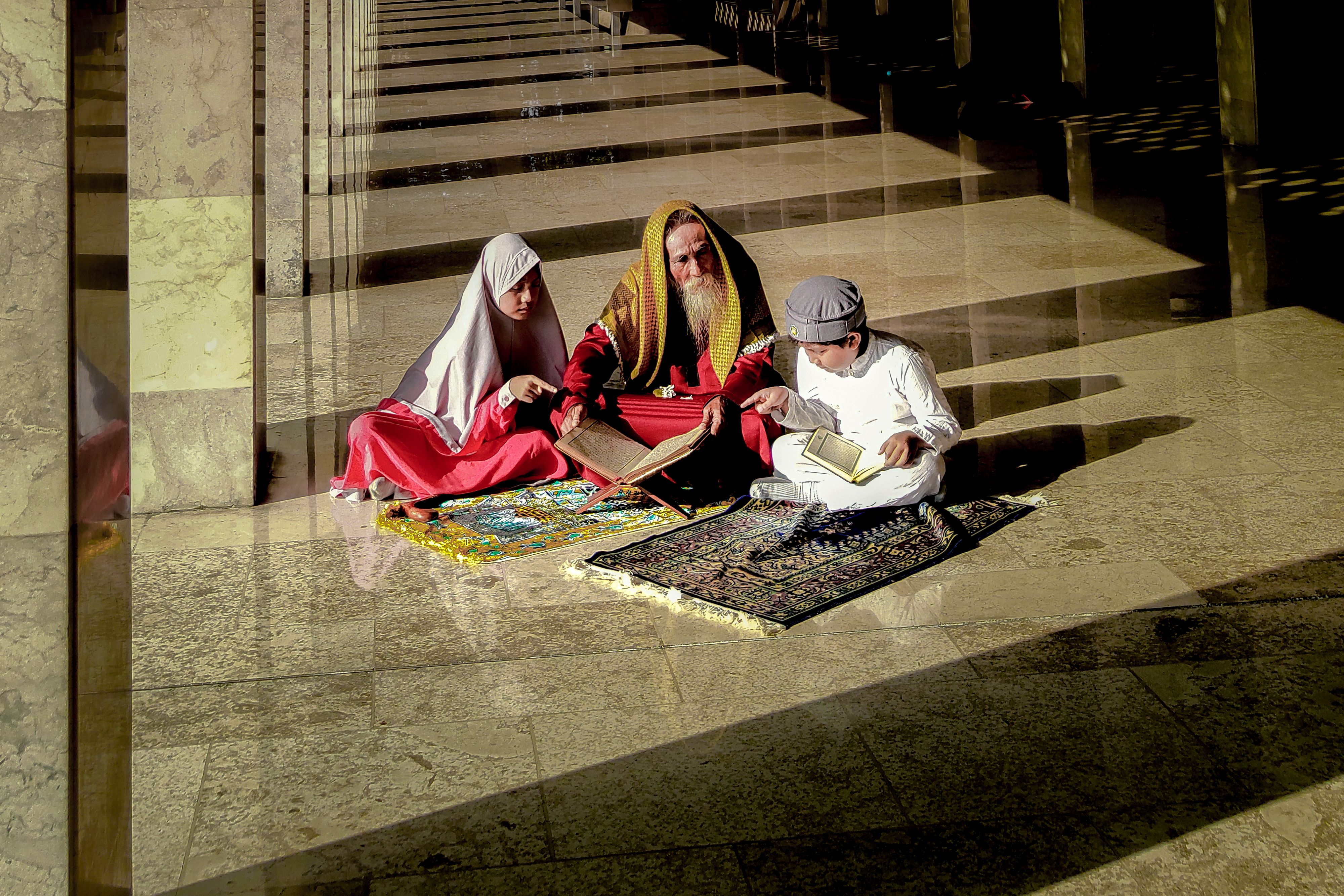 Group Praying Together in Serene Mosque Setting · Free Stock Photo
