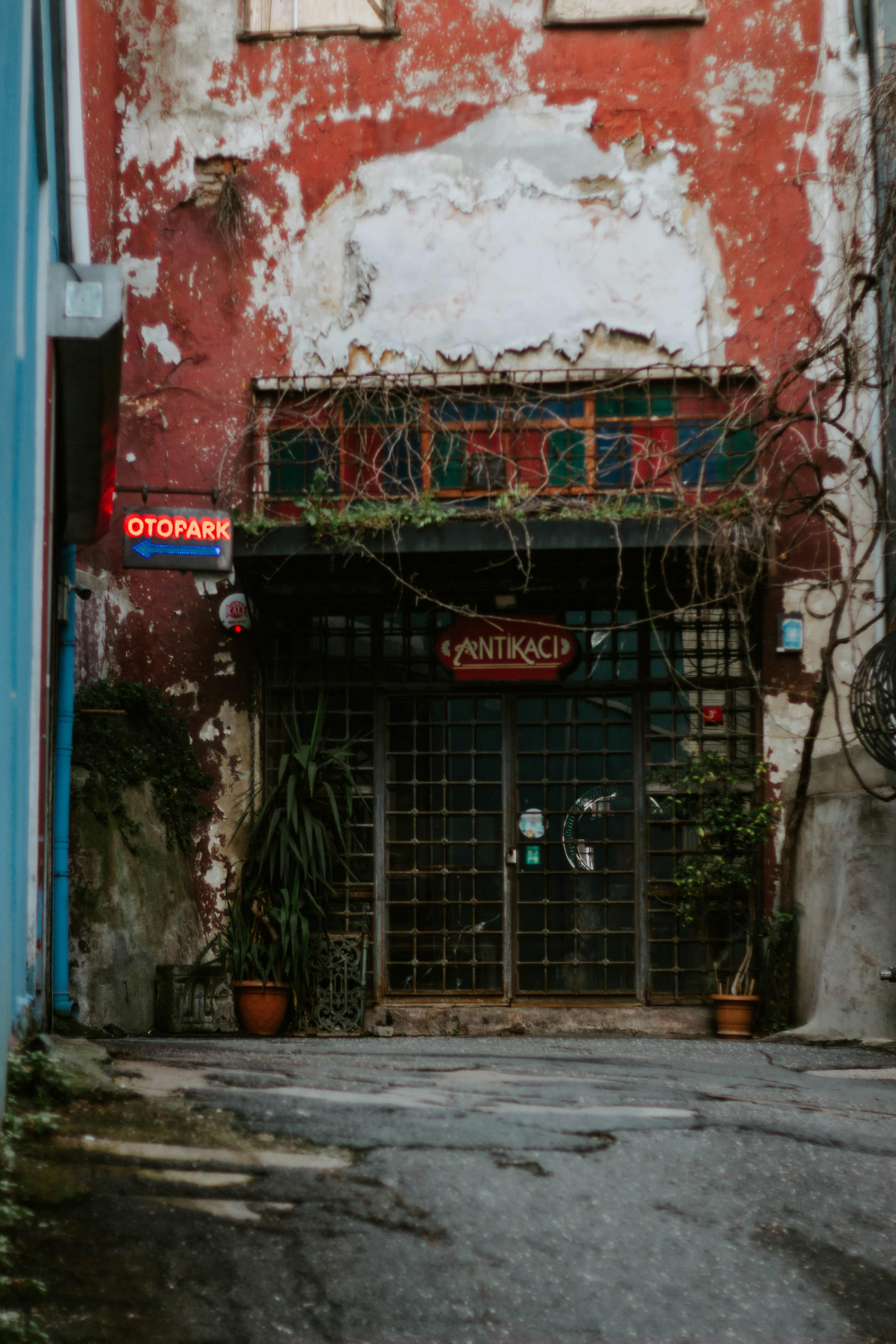 Charming Antique Storefront in Istanbul Alley · Free Stock Photo