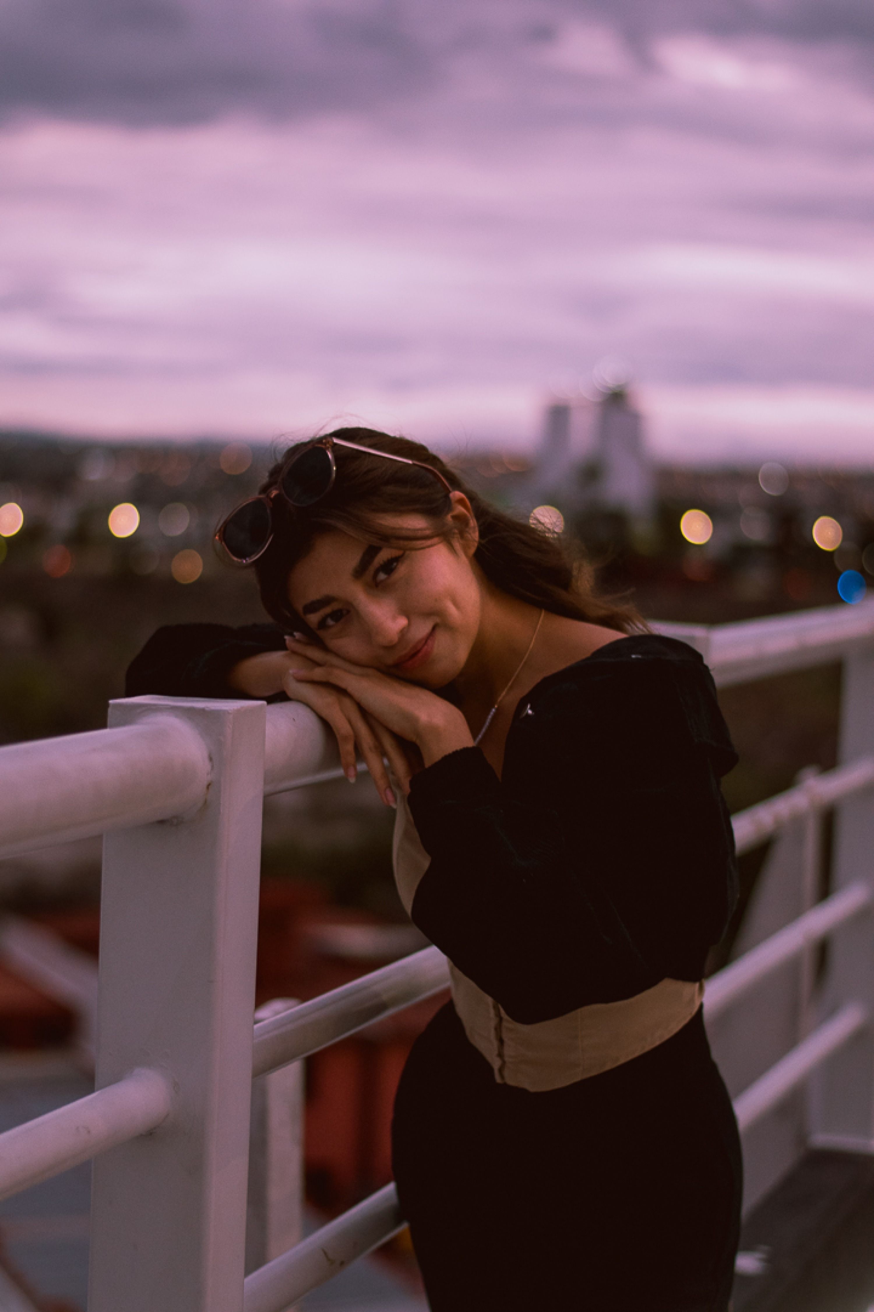Woman Looking at Camera · Free Stock Photo