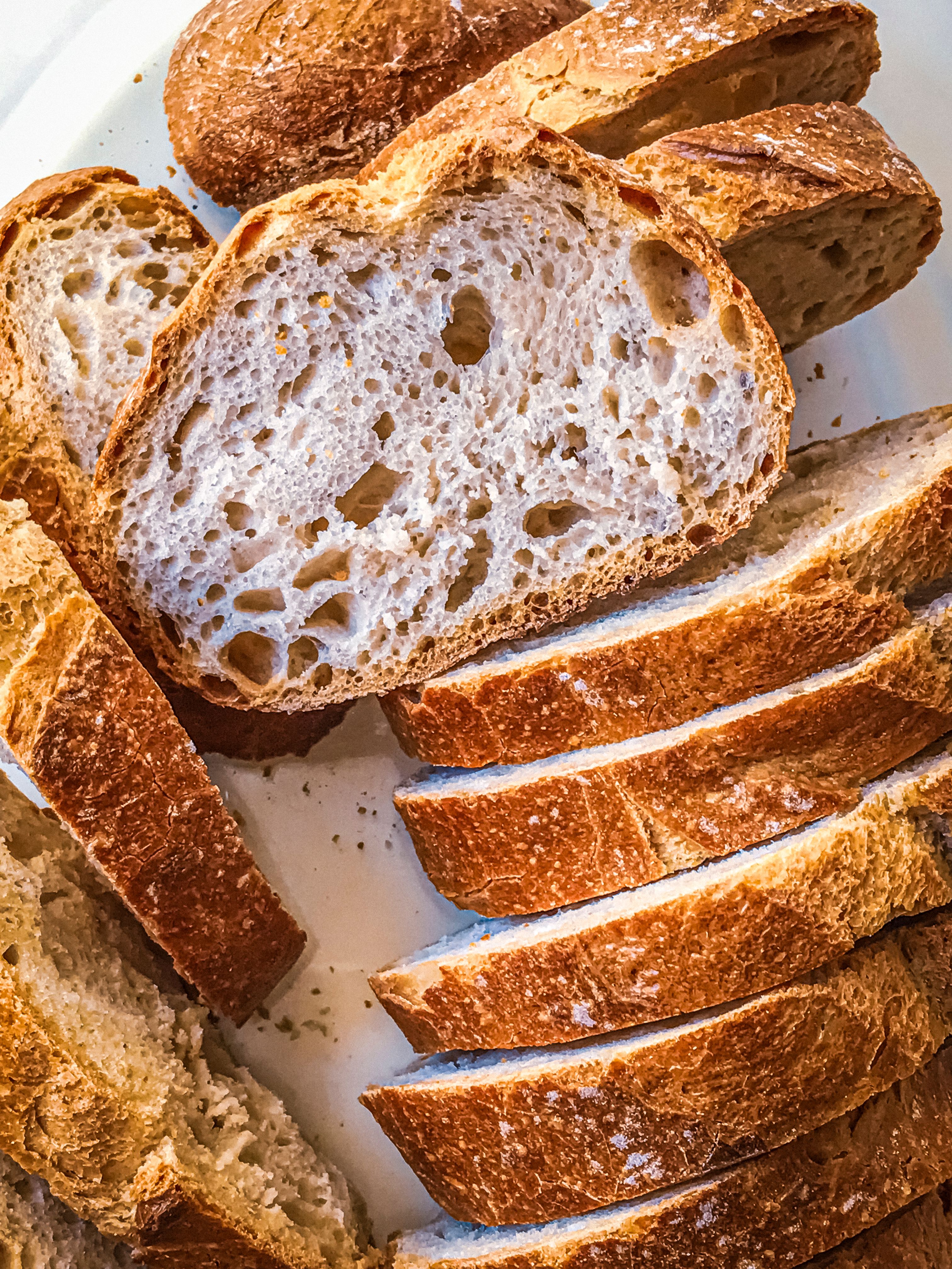 Close-up of Freshly Baked Sliced Bread · Free Stock Photo