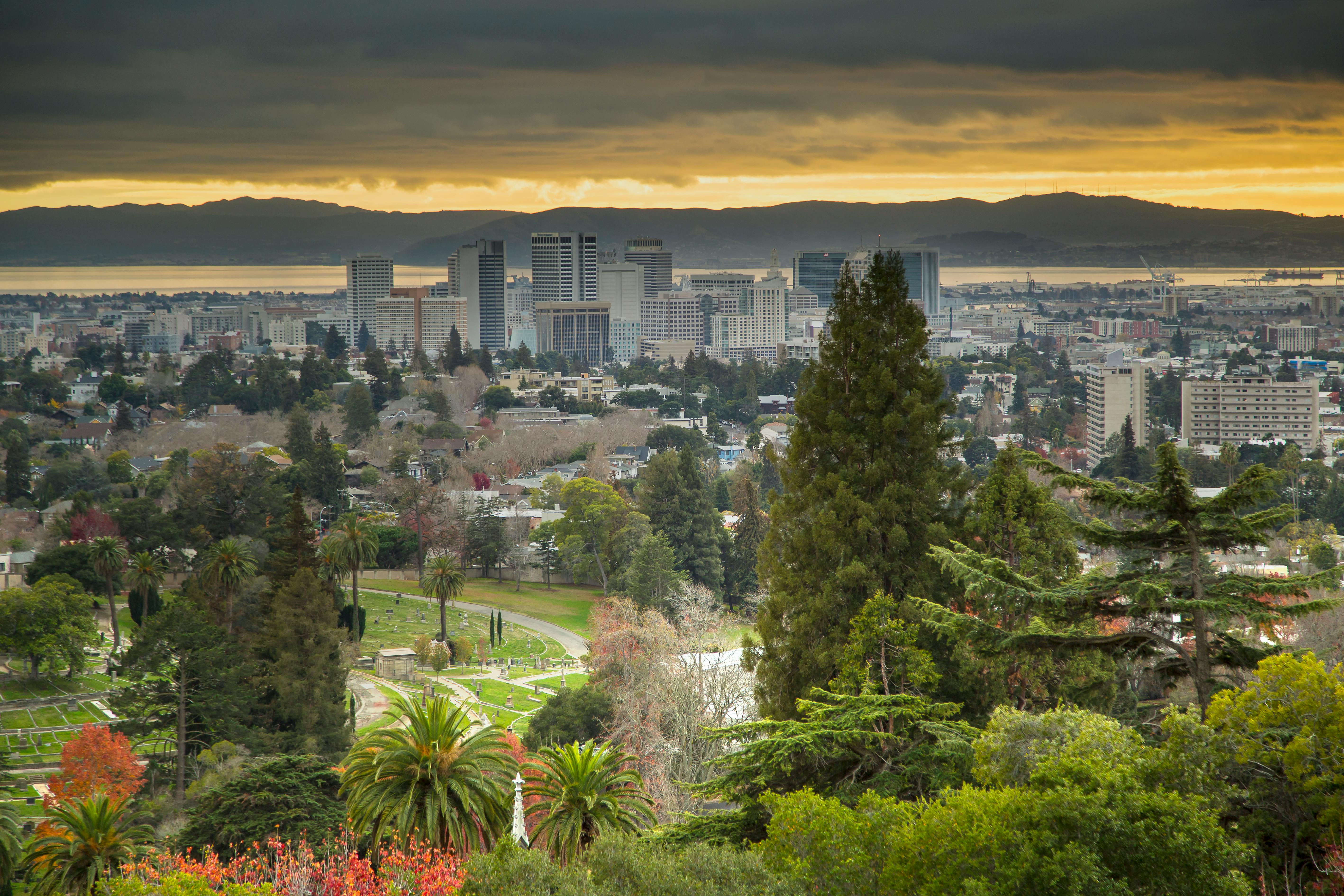 Oakland Cityscape at Sunset with Skyline View · Free Stock Photo
